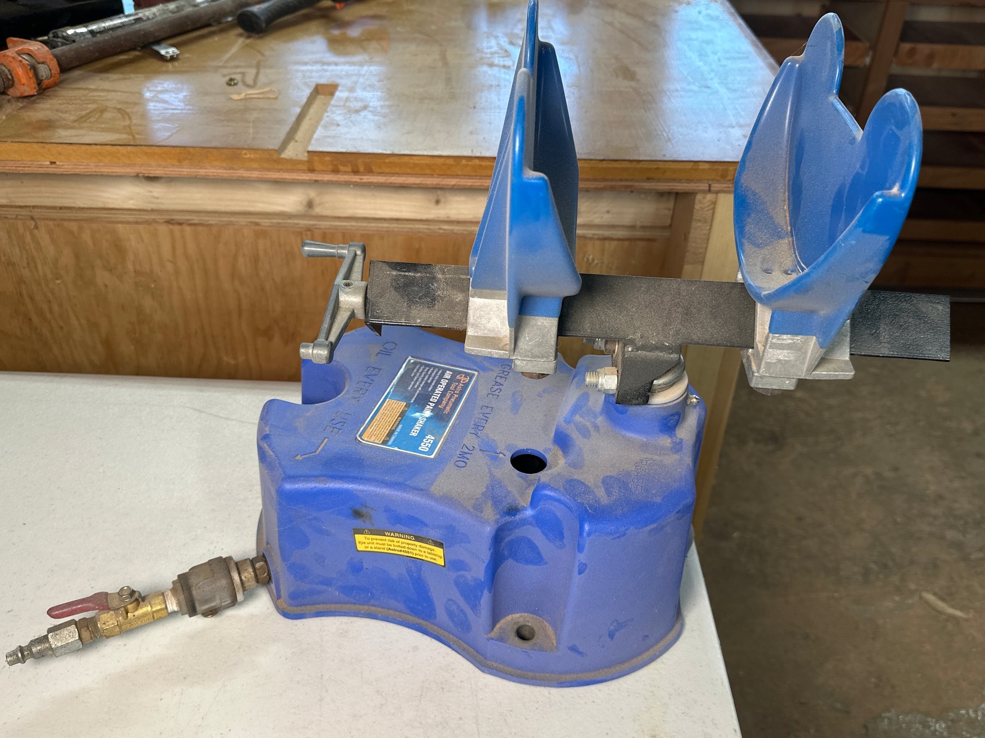 Astro Pneumatic Paint Shaker #2029926 | Auctionninja.com