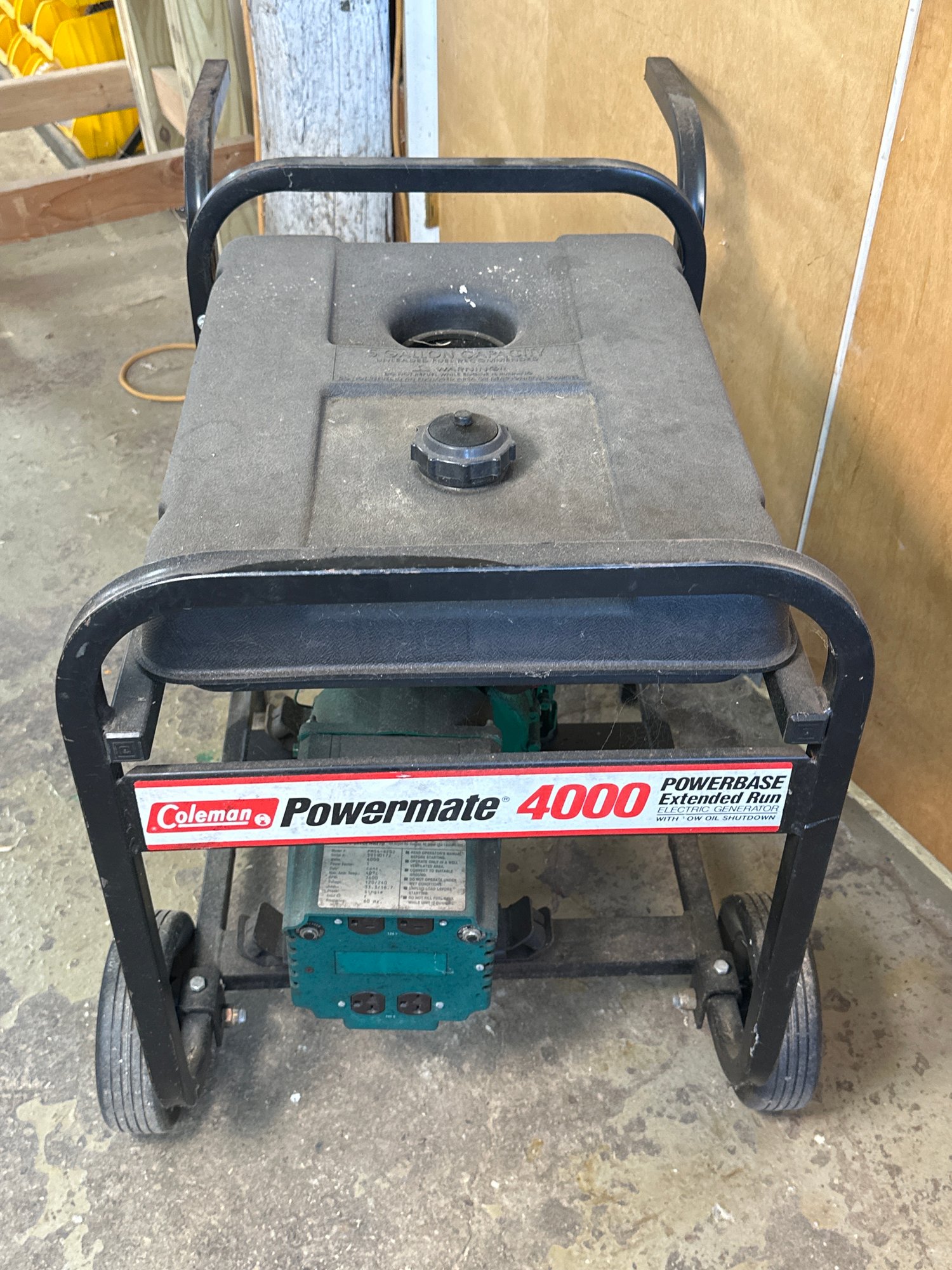 Coleman Powermate 4000 Watt Generator #2032080 | Auctionninja.com