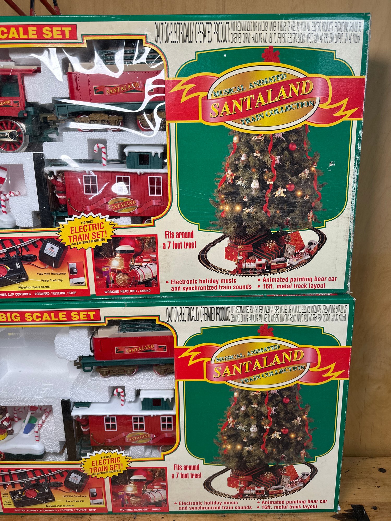 Music Animated Santaland Train Collection Sets #2032096 | Auctionninja.com