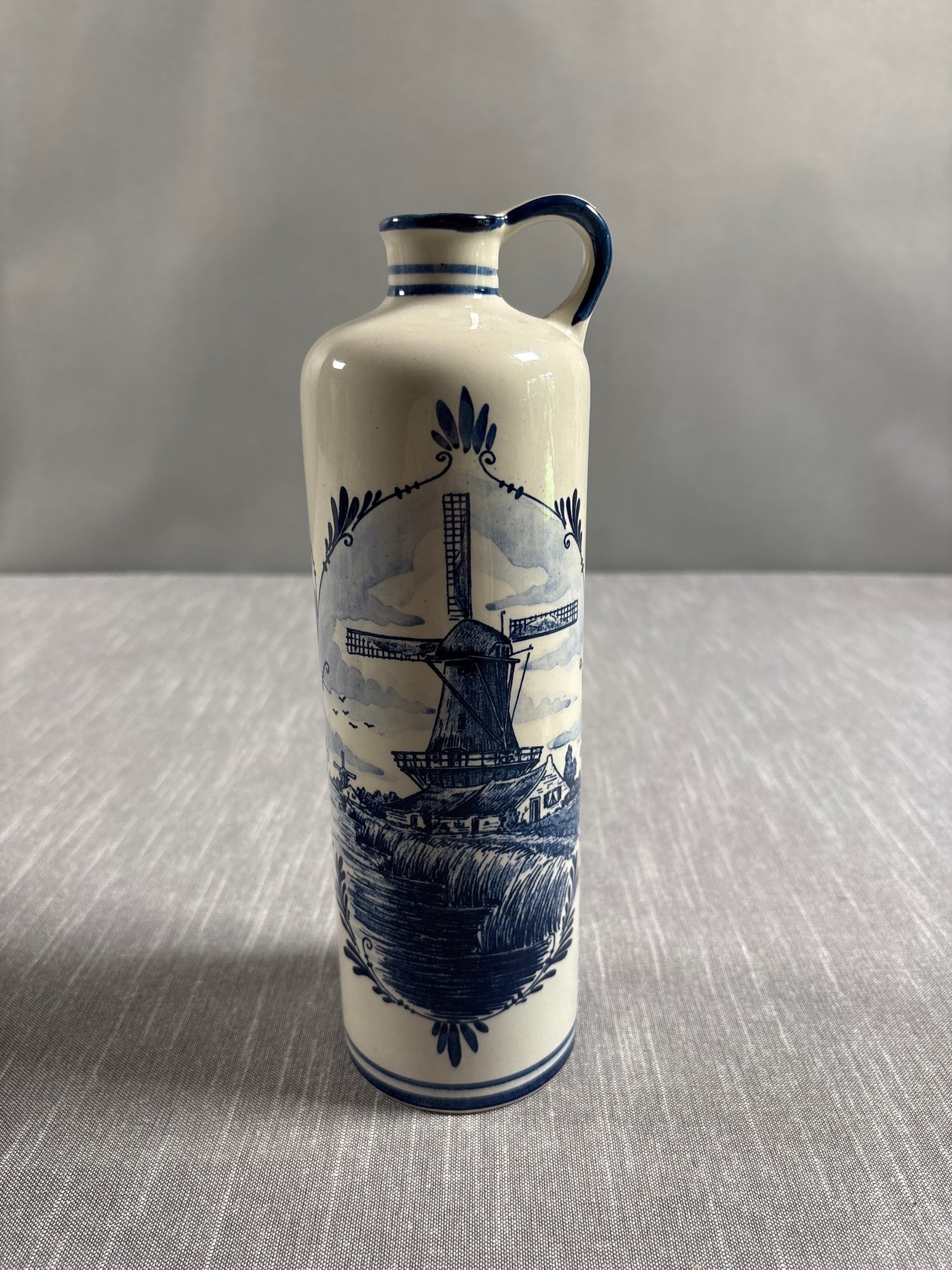 Vintage Bols Delft Blue Decanter #2119134 | Auctionninja.com