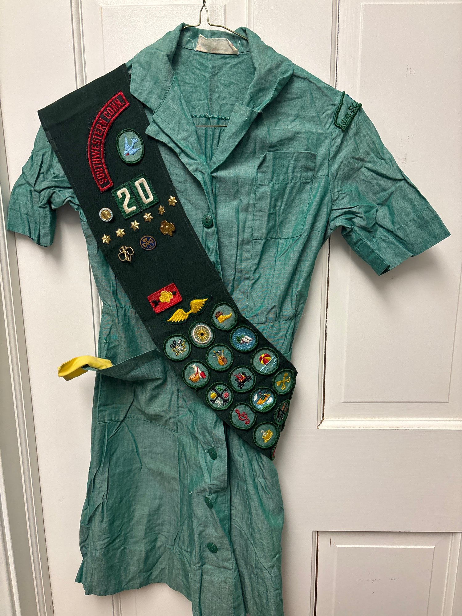 Vintage Girls Scout Uniform With Genuine Label #2142068 | Auctionninja.com