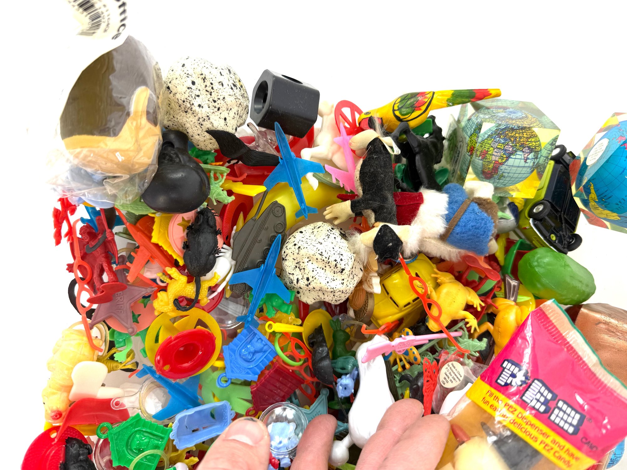 Huge Group Of Vintage Small Toys And Knickknacks #4704 | Auctionninja.com