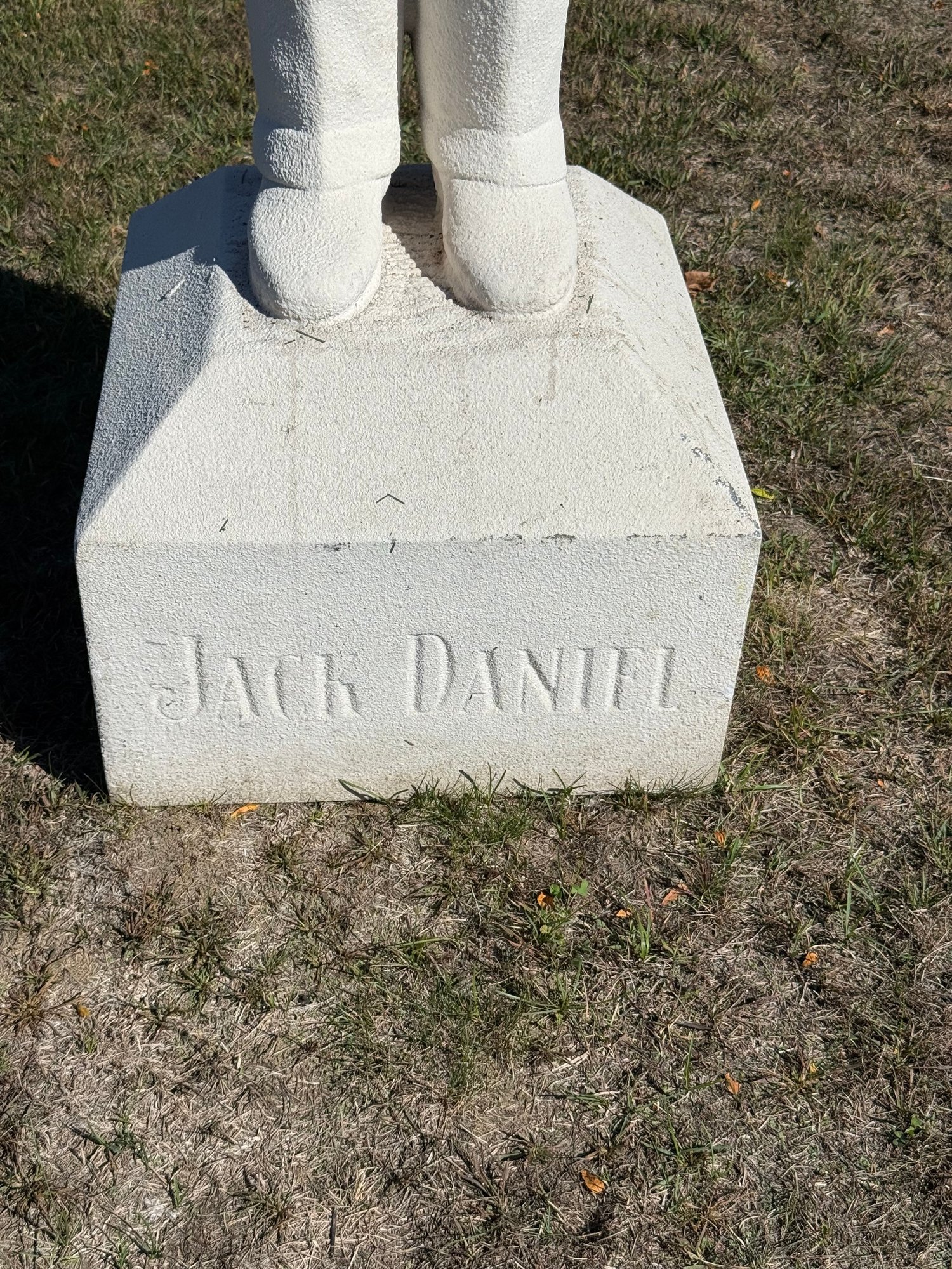 Large Promotional Jack Daniels Statue #3914 | Auctionninja.com