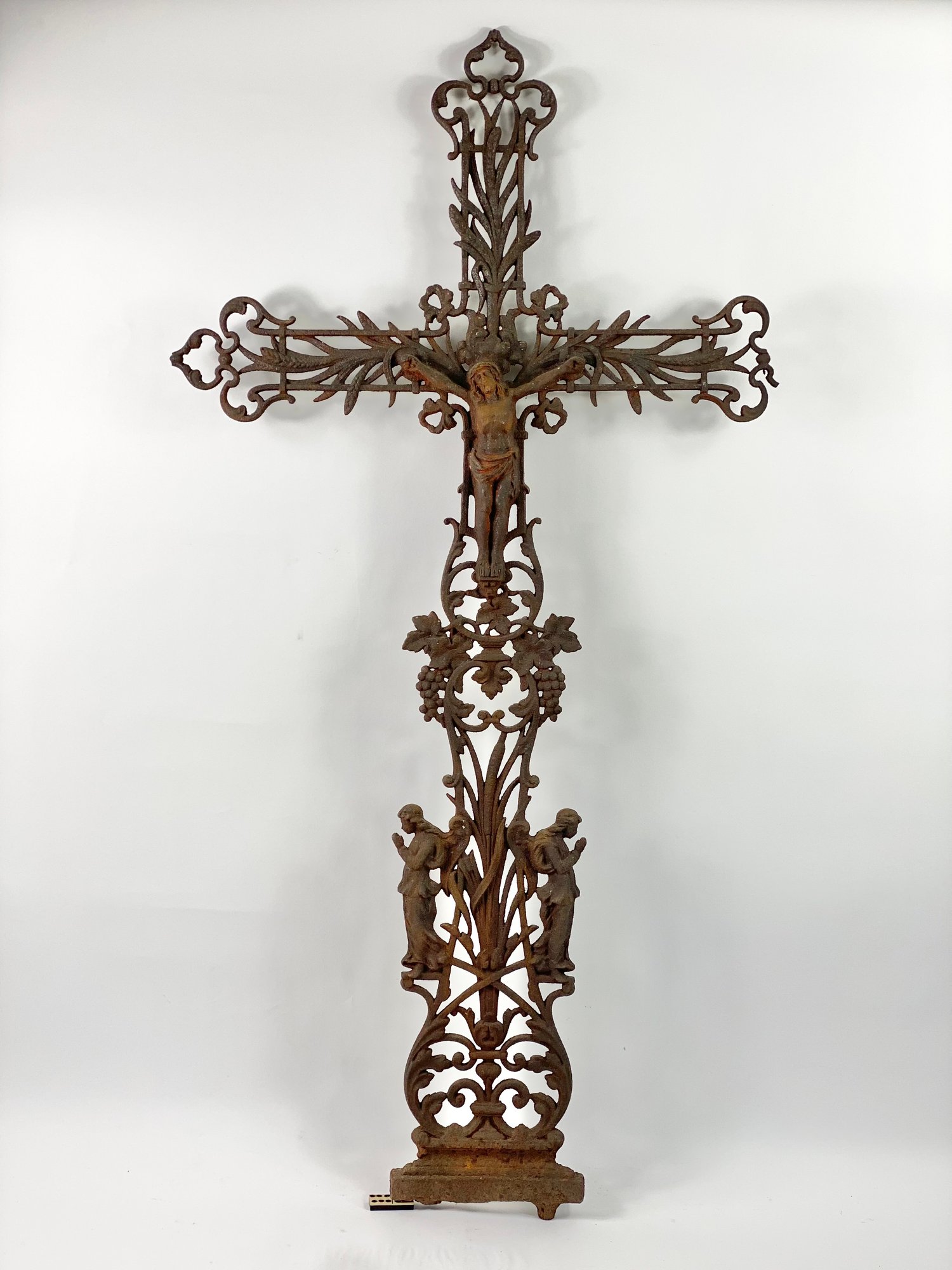 Large Antique Iron Crucifix #1230 | Auctionninja.com
