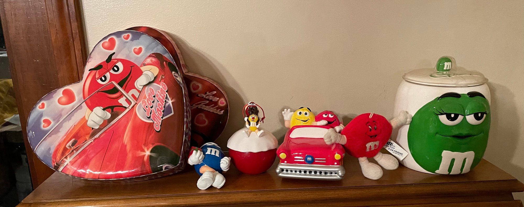 Lot Of M&M Collectible Items #2695 | Auctionninja.com