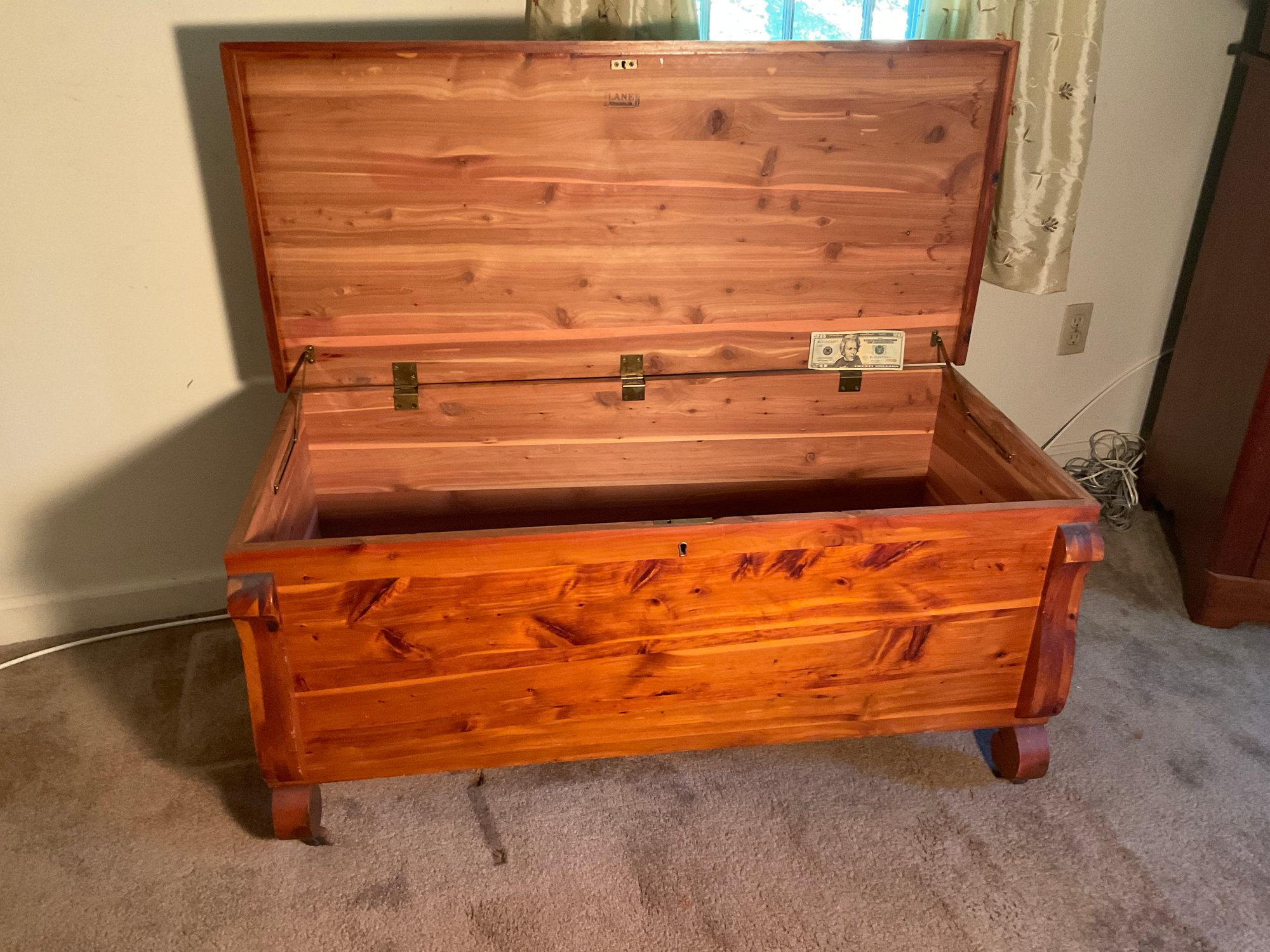 Antique Lane Solid Cedar Hope Chest #9923 | Auctionninja.com