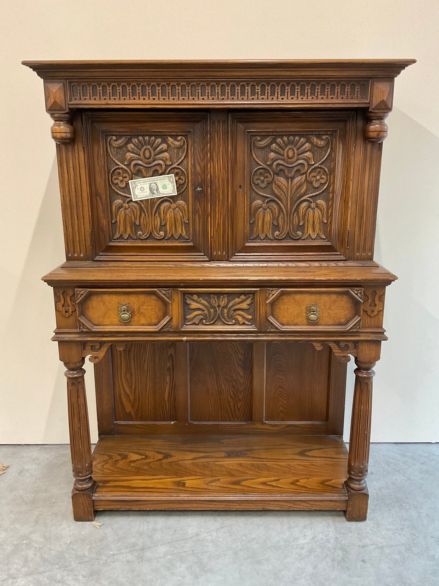 Vintage Carved Oak Jacobean Court Cupboard Grand Rapids Mfg. #12529 ...
