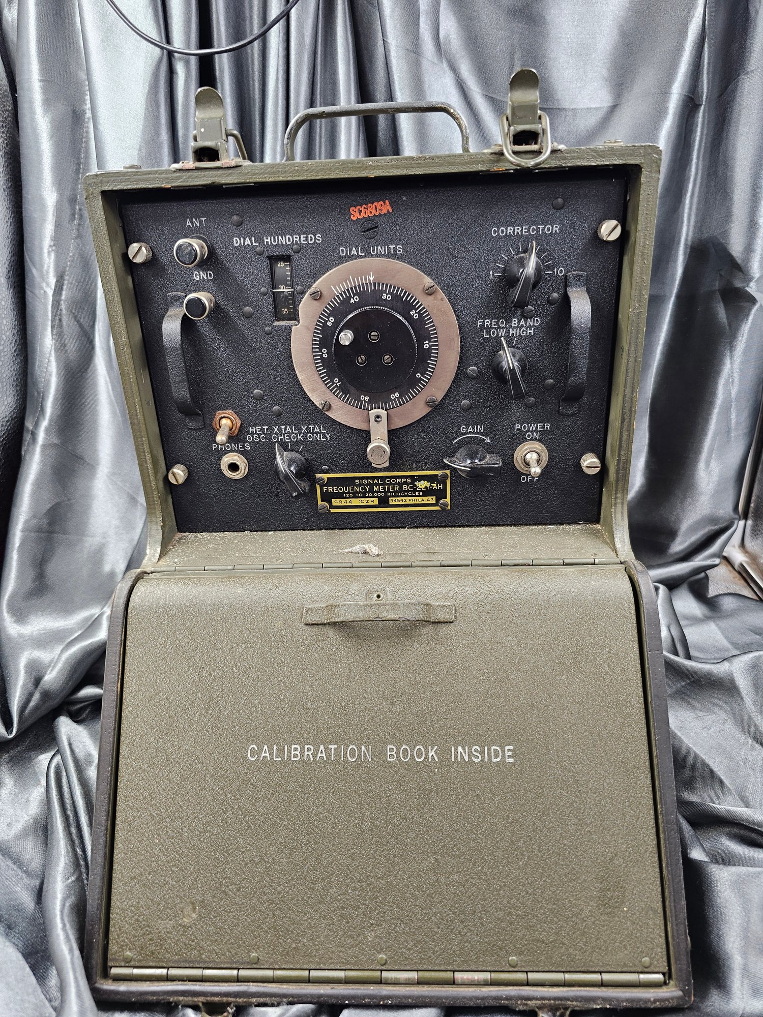 WWII US ARMY SIGNAL CORPS BC-221-AH FREQUENCY RADIO #3033 ...