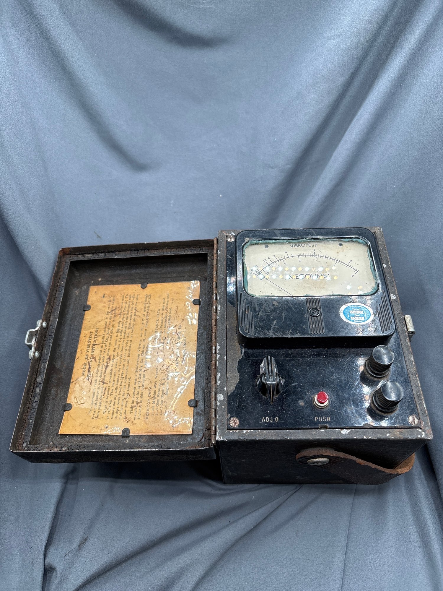 WWII U.S. Navy VibroTest Type V #3926 | Auctionninja.com