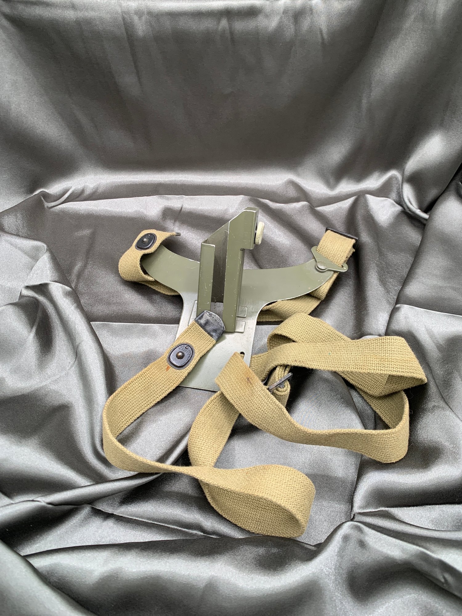 WW2 US Chest Microphone Holder #1303 | Auctionninja.com