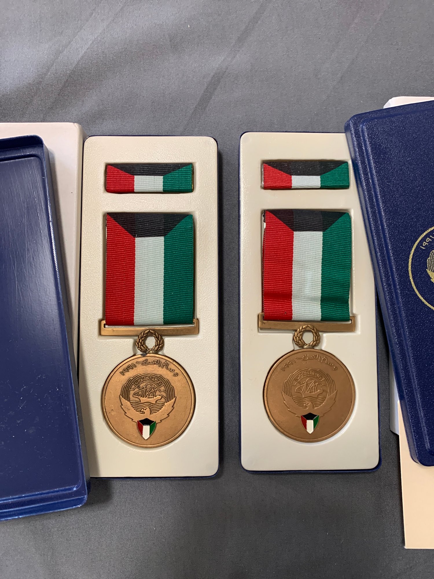 PAIR OF LIBERATION OF KUWAIT MEDAL W/ PRESENTAION BOX #2129 ...