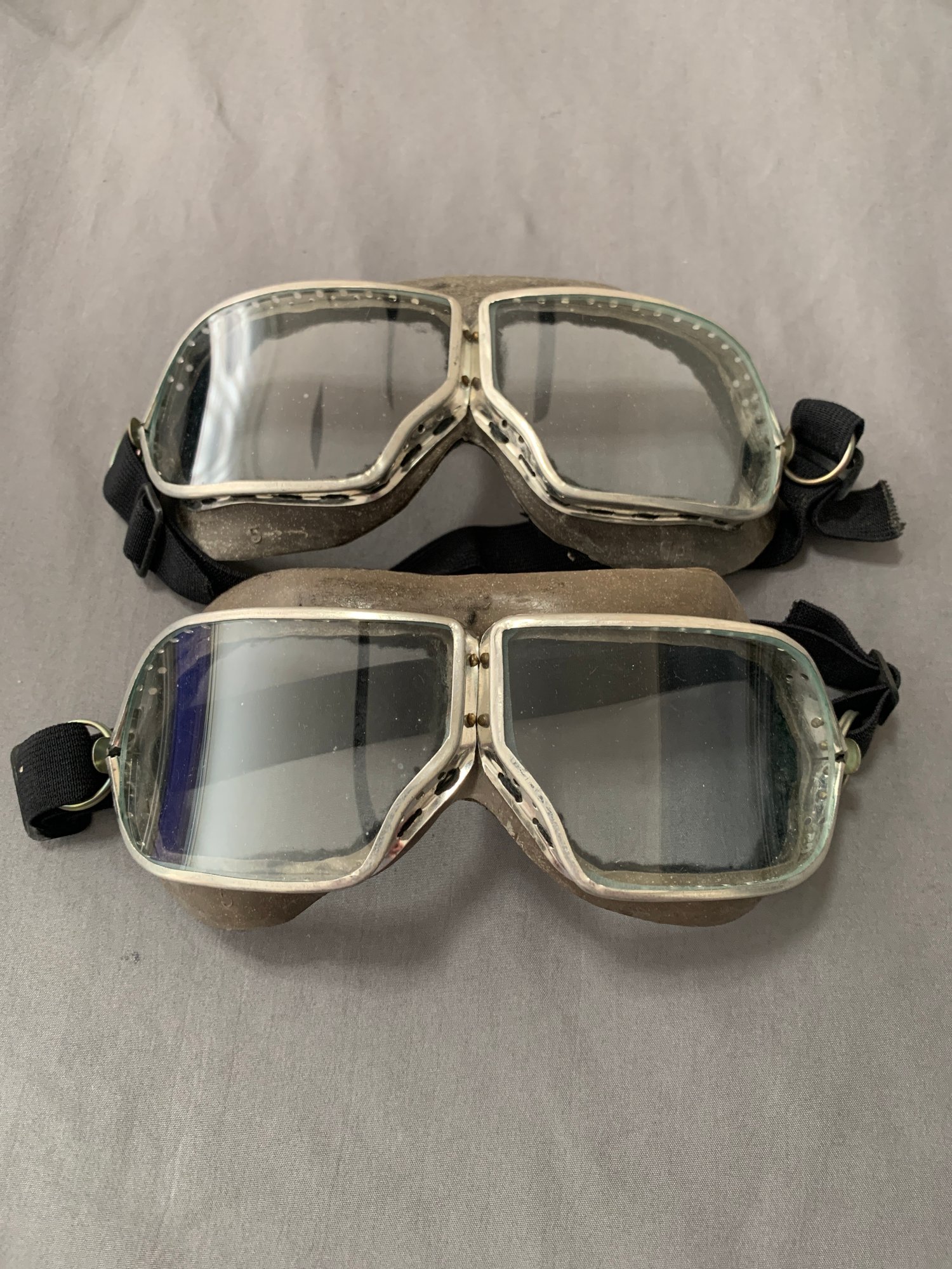 PAIR OF SOVIET FLIGHT GOGGLES #2151 | Auctionninja.com