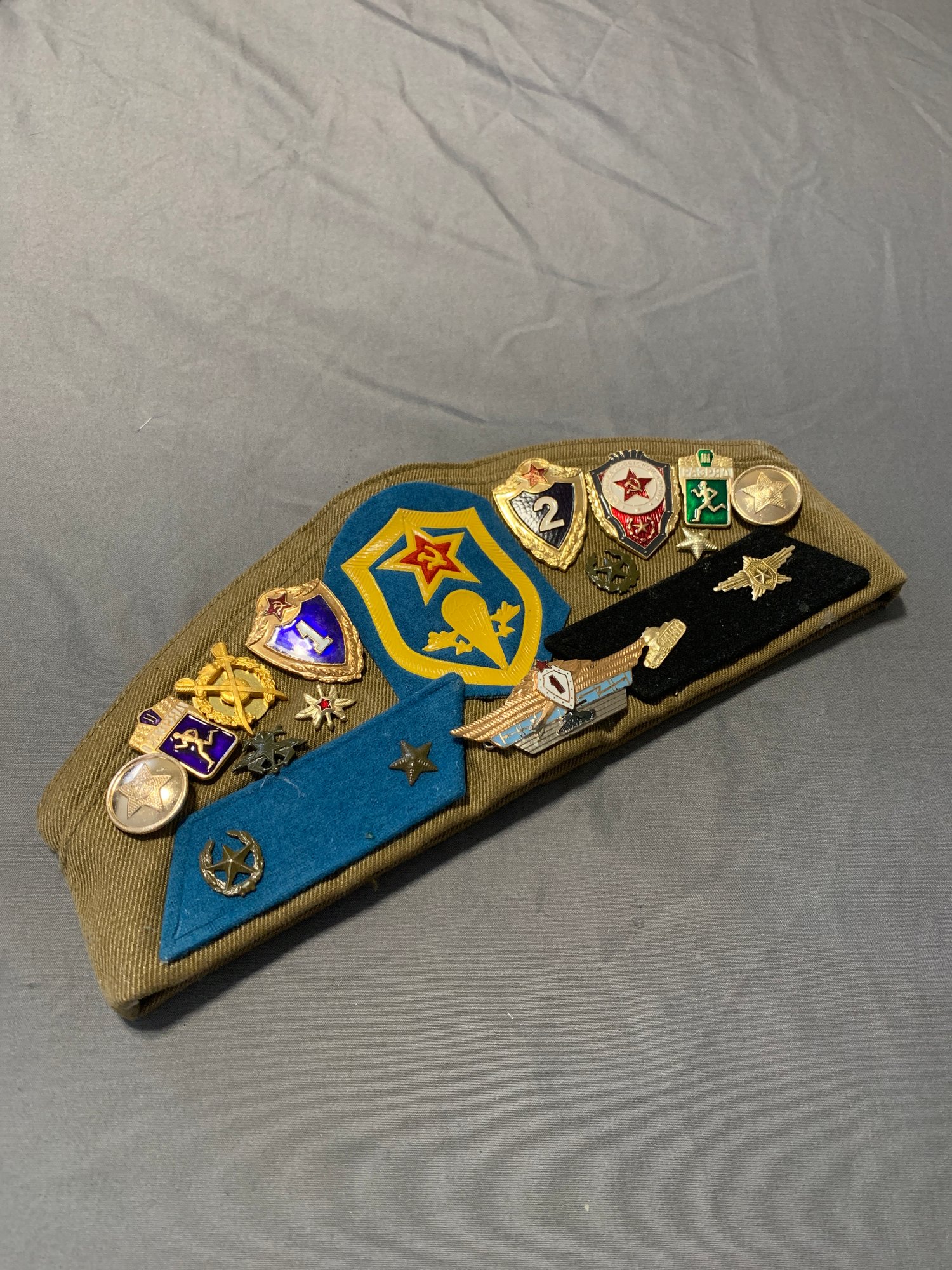 Cold War Russian Insignia And Side Cap #1363 | Auctionninja.com