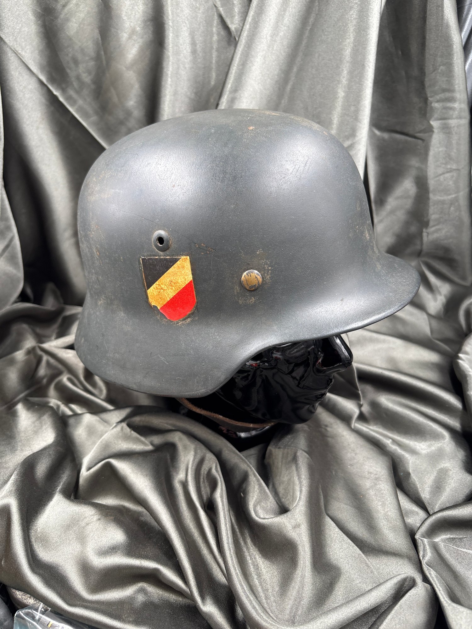 Repainted German Luftwaffe Helmet #4444 | Auctionninja.com