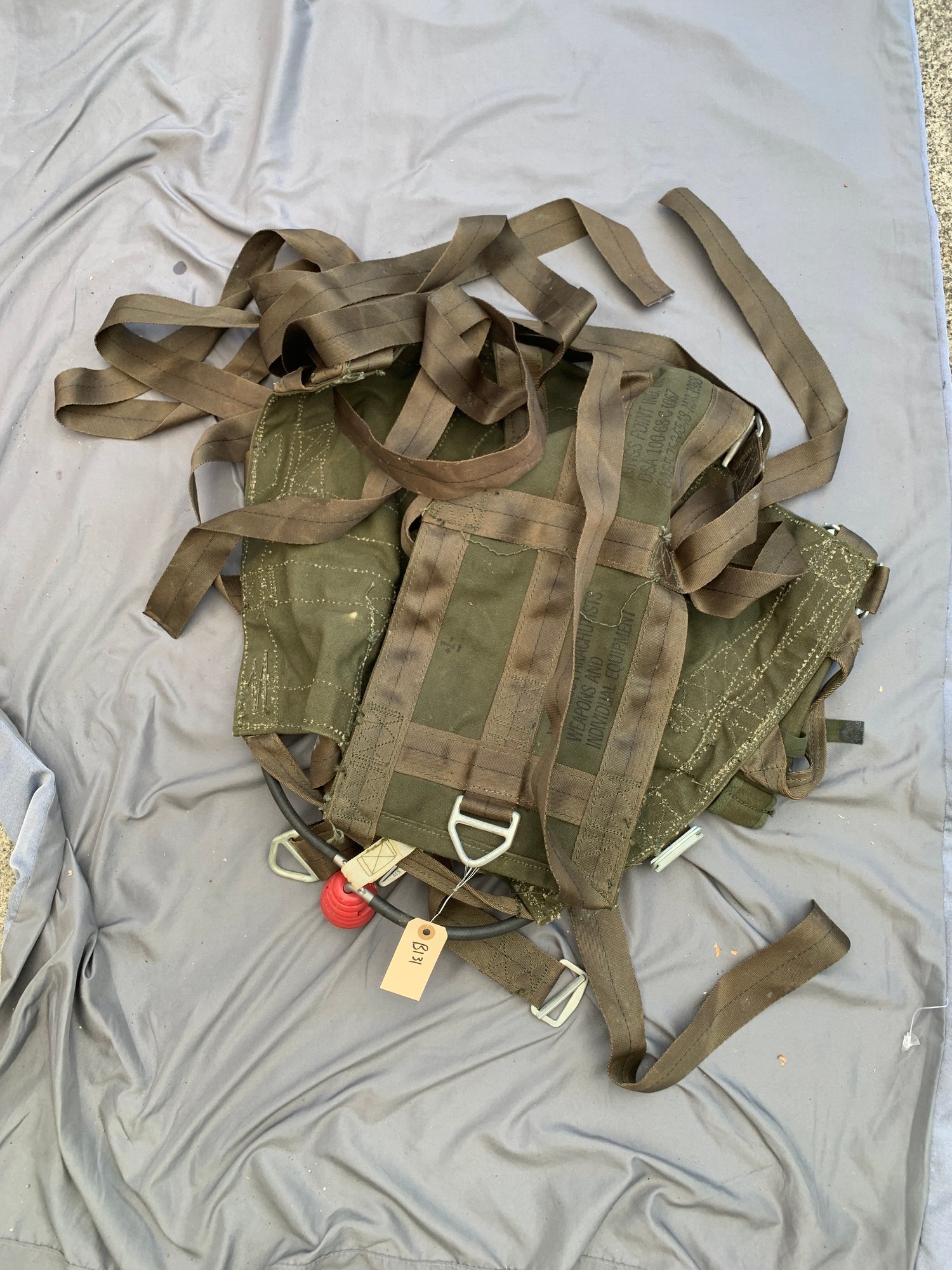VIETNAM ERA U.S. WEAPON AND INDIVIDUAL EQUIPMENT PARACHUTE HARNESS ...