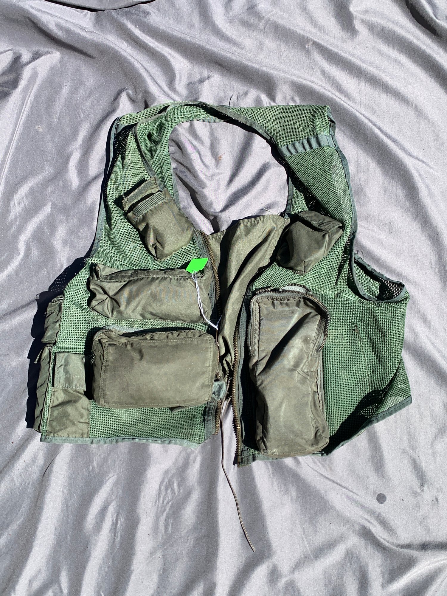 U.S. AIR FORCE PILOT SURVIVAL VEST #2055 | Auctionninja.com