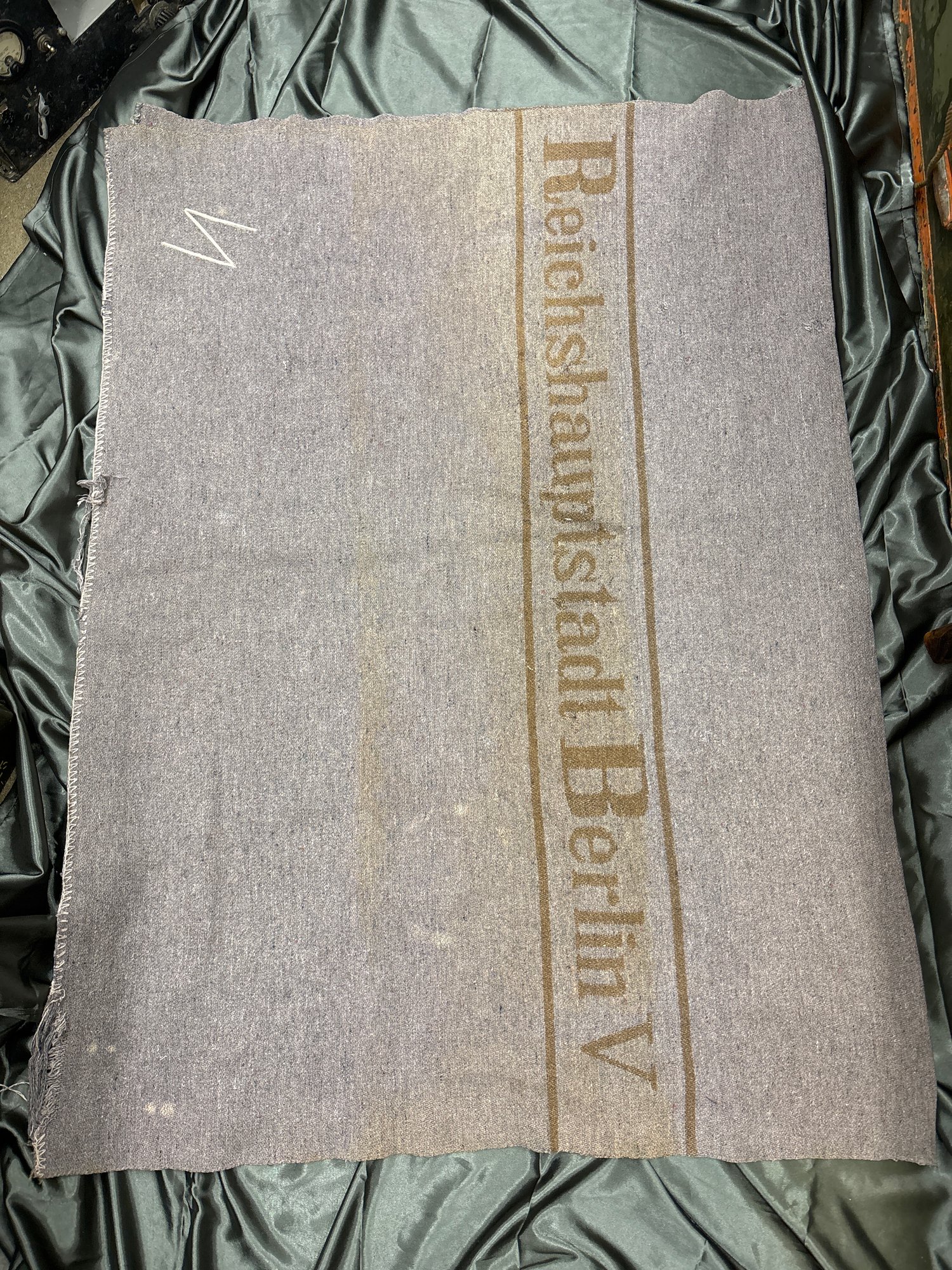 WW2 GERMAN BLANKET #3532 | Auctionninja.com