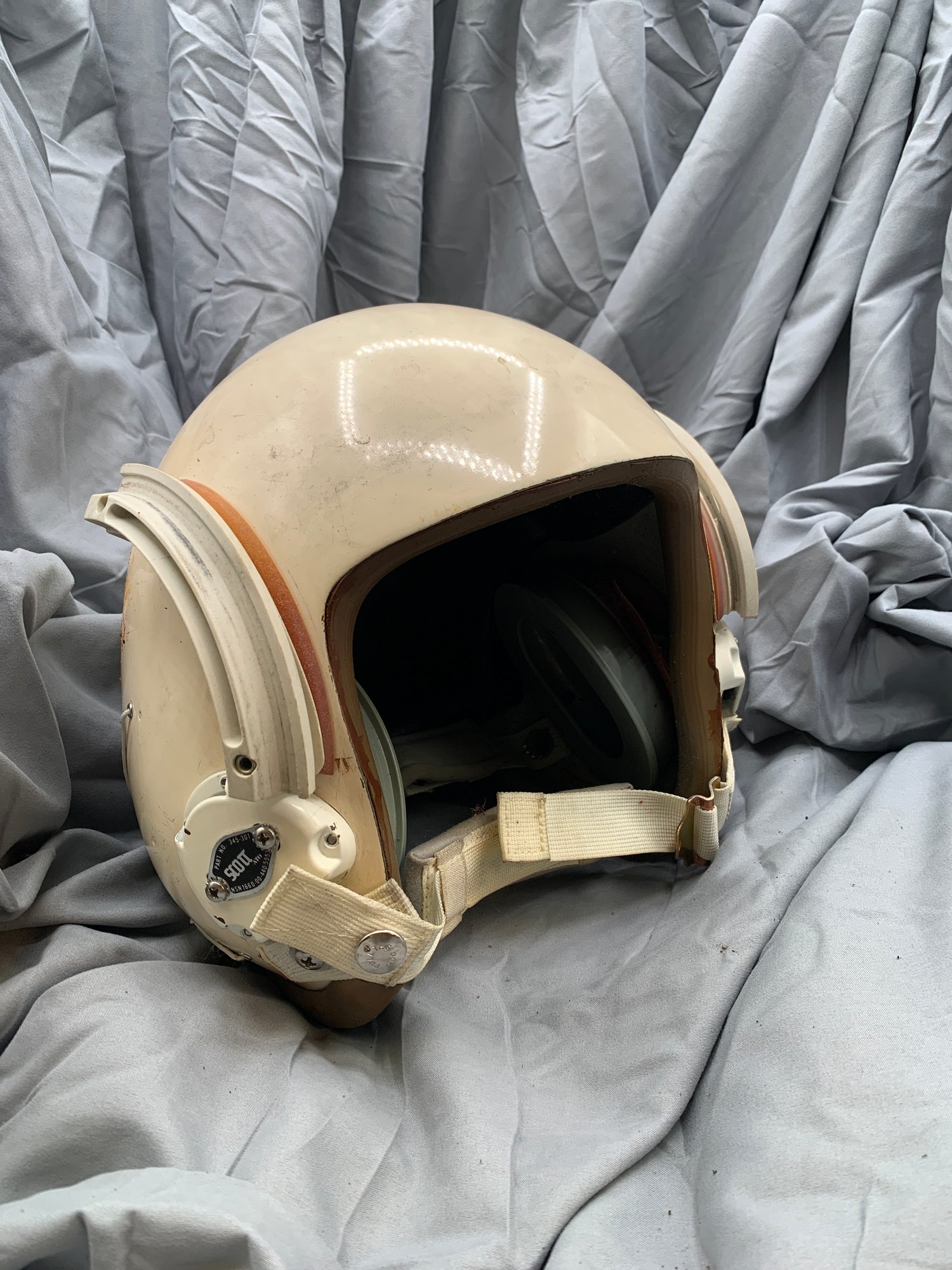 U.S. VIETNAM ERA SCOTT FLIGHT HELMET WITH BAG #2187 | Auctionninja.com