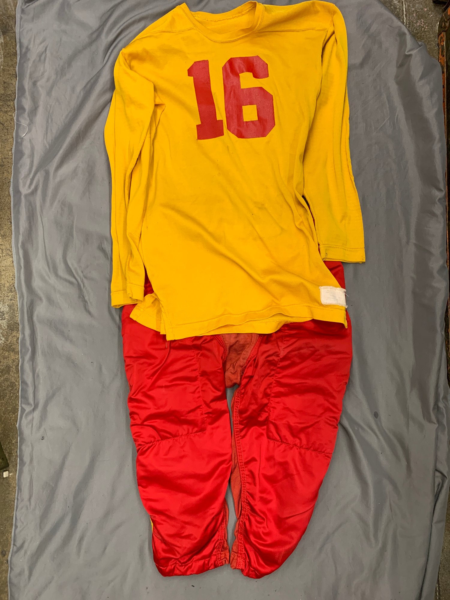 1950'S U.S. MARINE CORPS VINTAGE FOOTBALL UNIFORM #2668 | Auctionninja.com