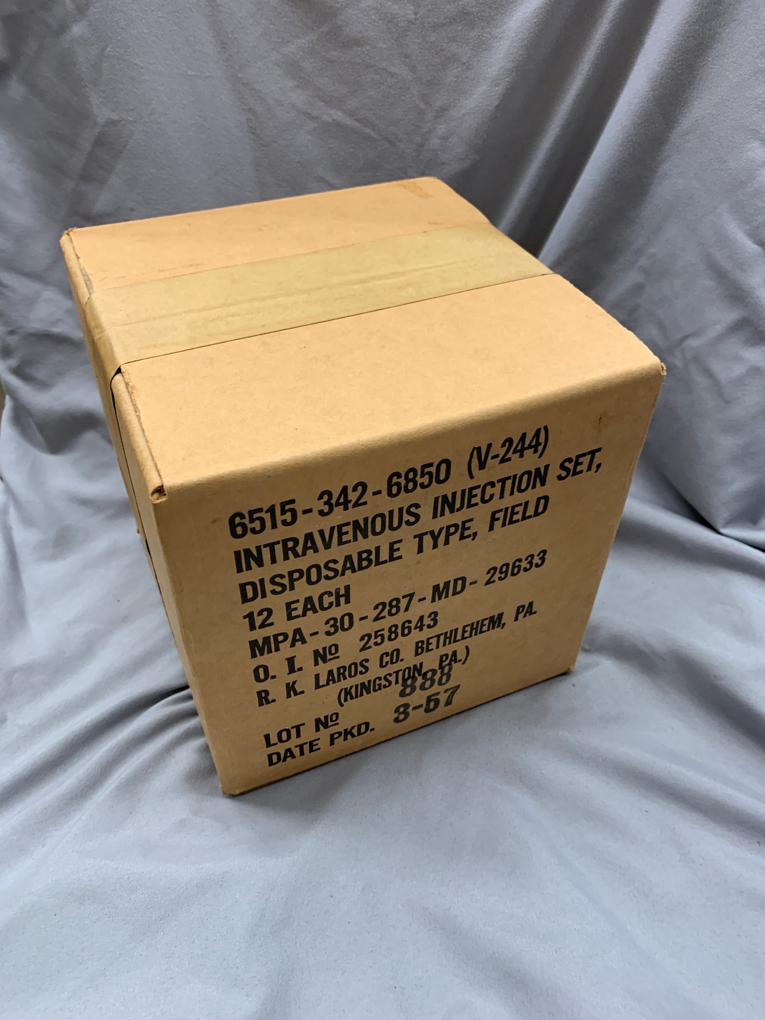 INTRAVENOUS INJECTION SET #2672 | Auctionninja.com