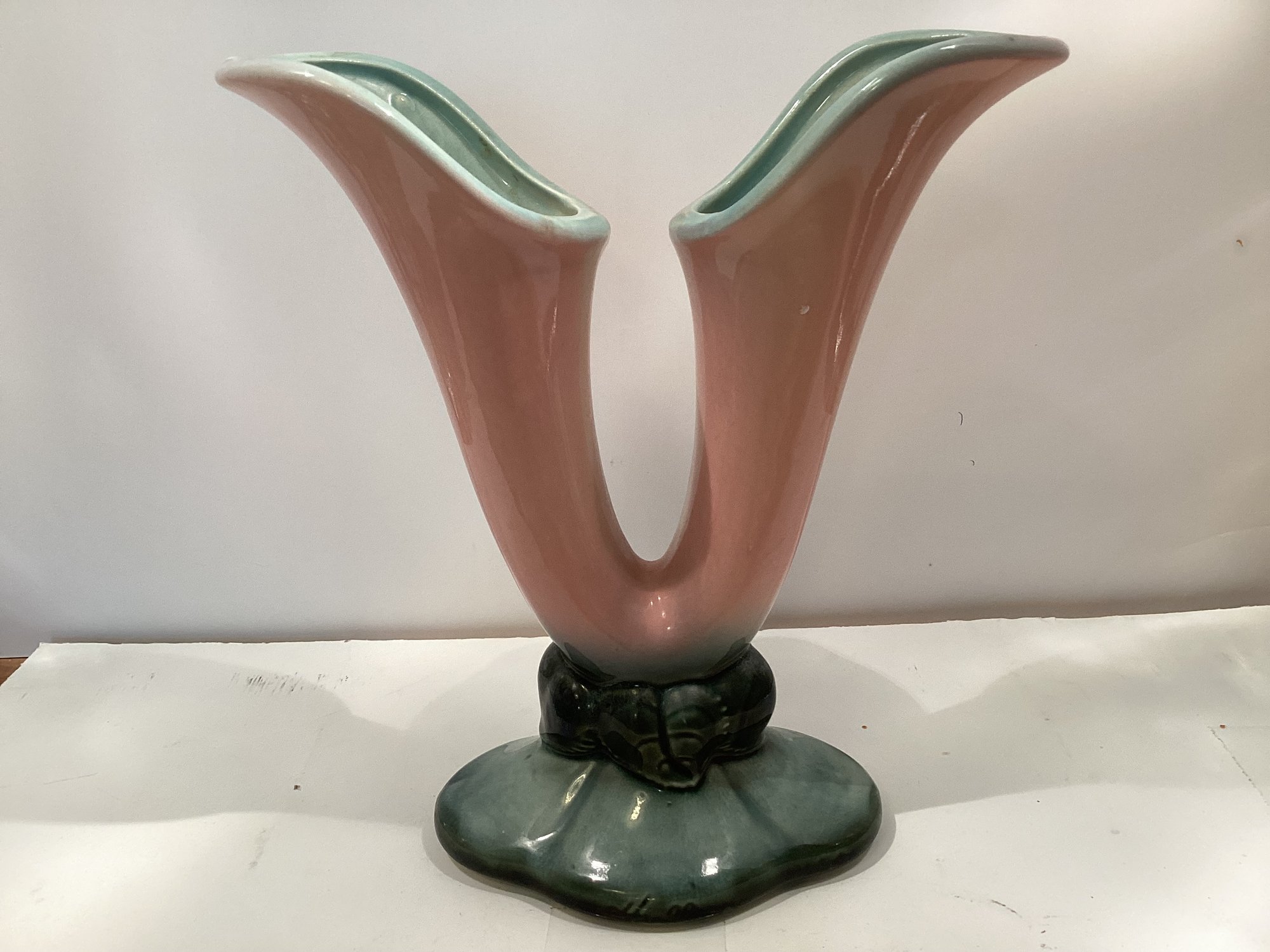 MCM Hull Pottery Calla Lily Vase #1136 | Auctionninja.com