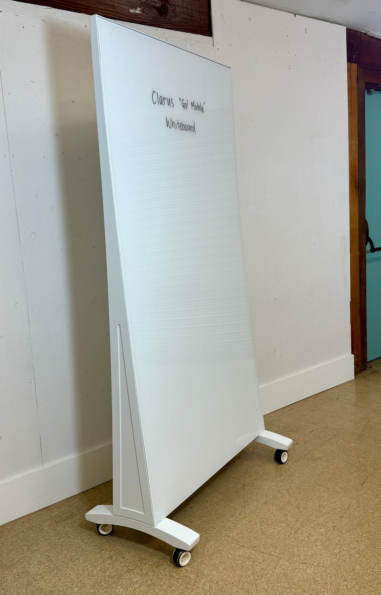 Clarus "Go! Mobile" Whiteboard #10612 | Auctionninja.com