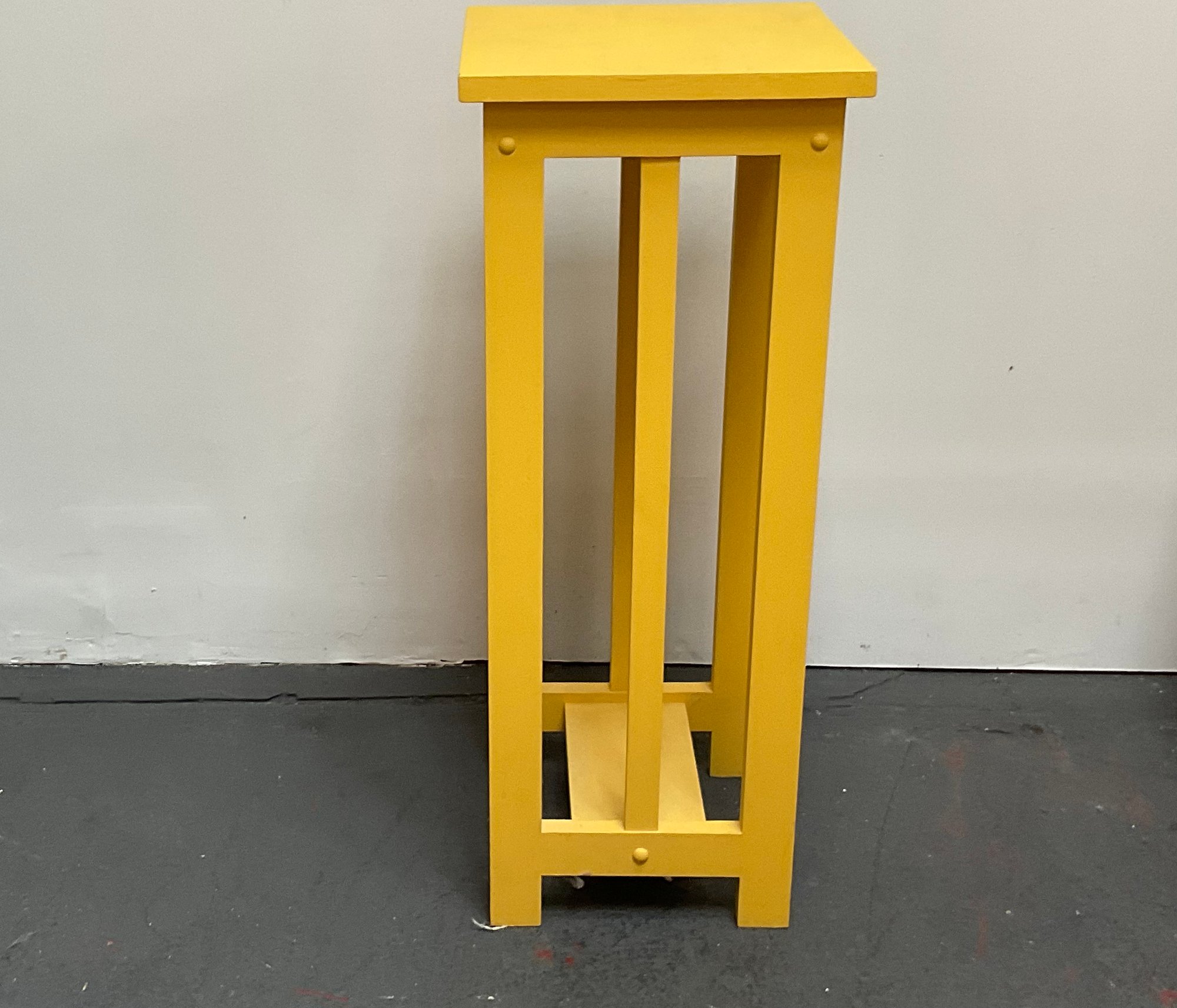 Small Yellow Plant Stand #7196 | Auctionninja.com