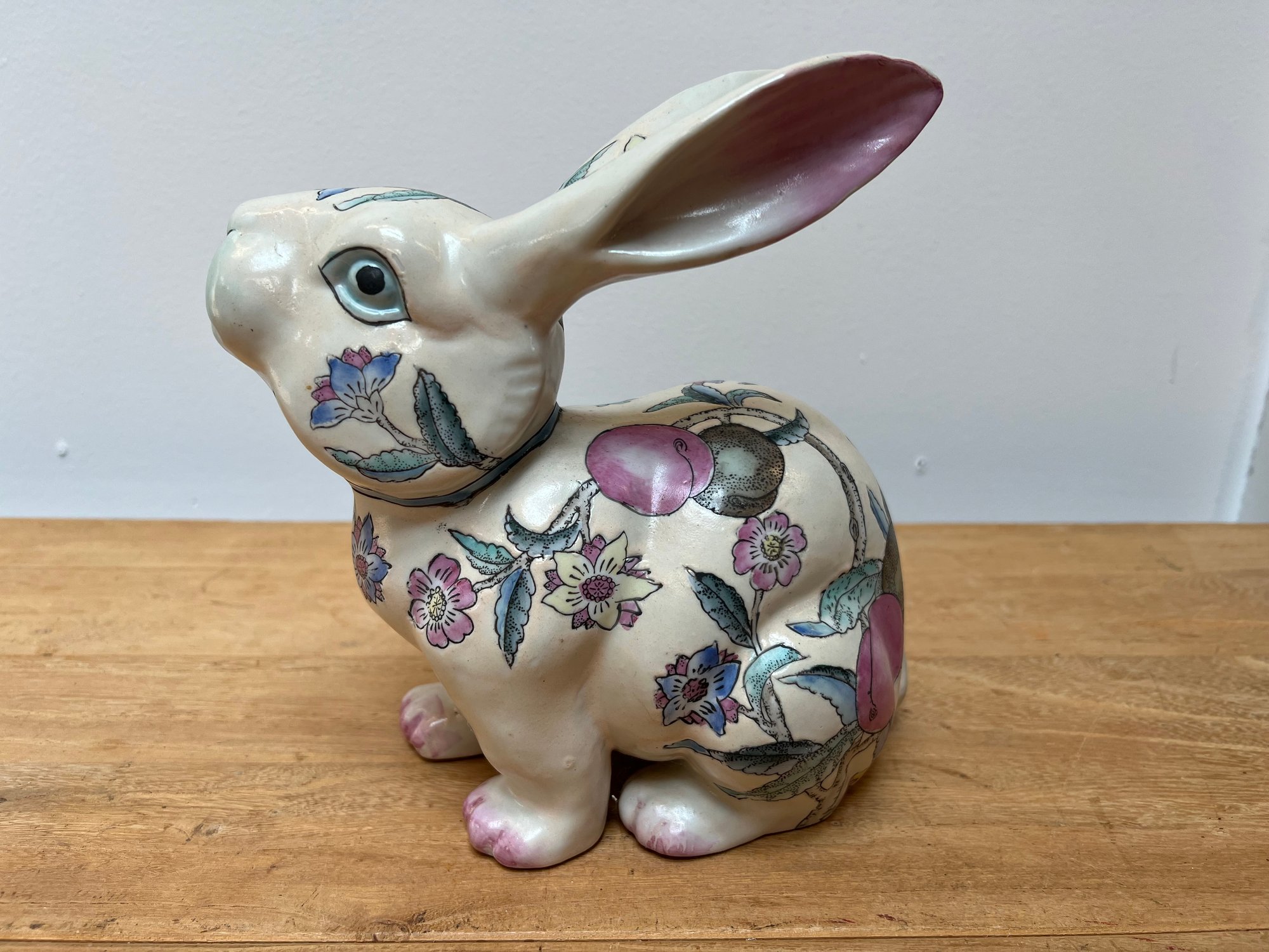 Chinese Porcelain Rabbit #7459 | Auctionninja.com
