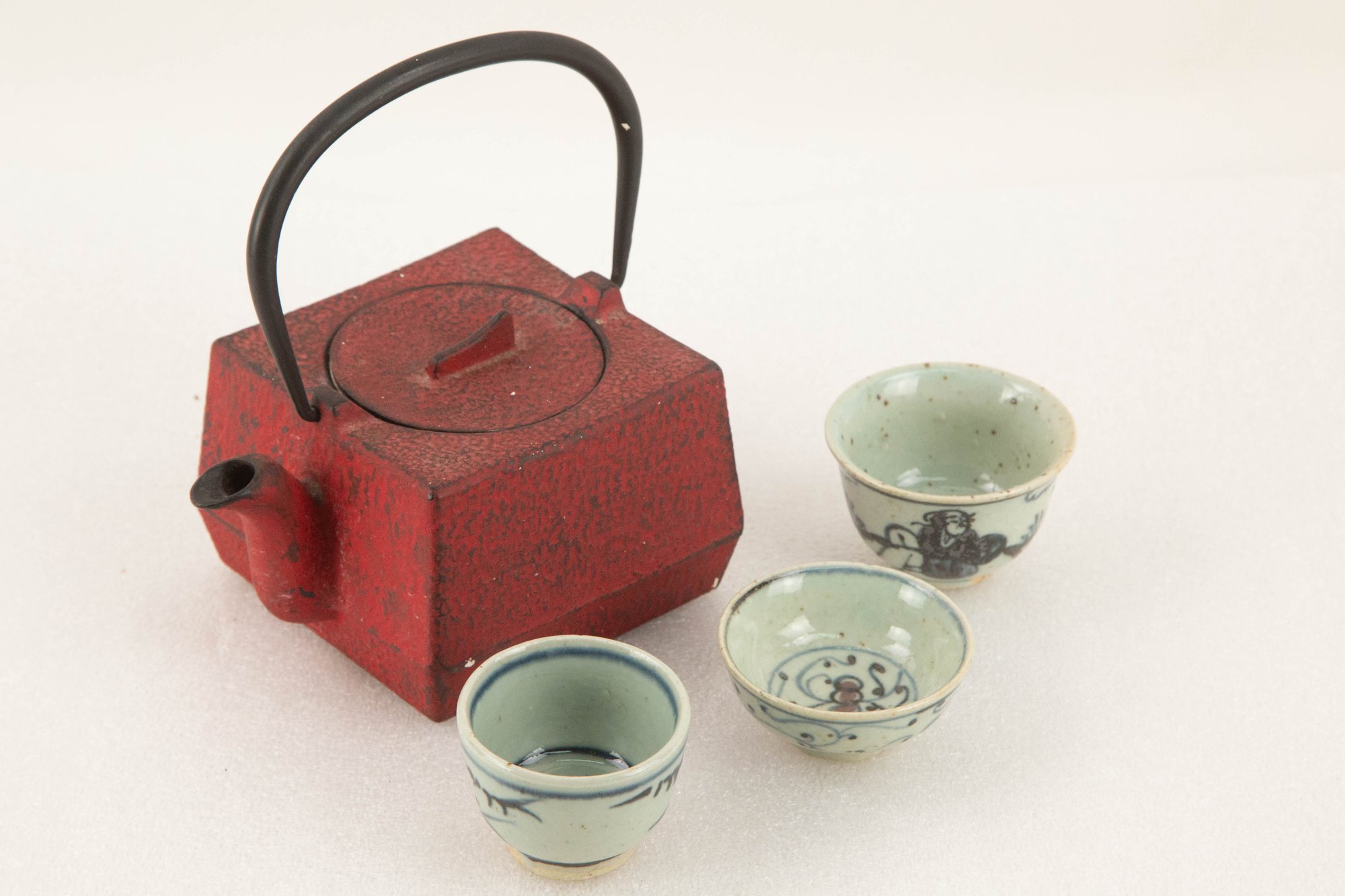 Japanese "Rikyu" Square Red Rust Cast Iron Teapot #21533 | Auctionninja.com