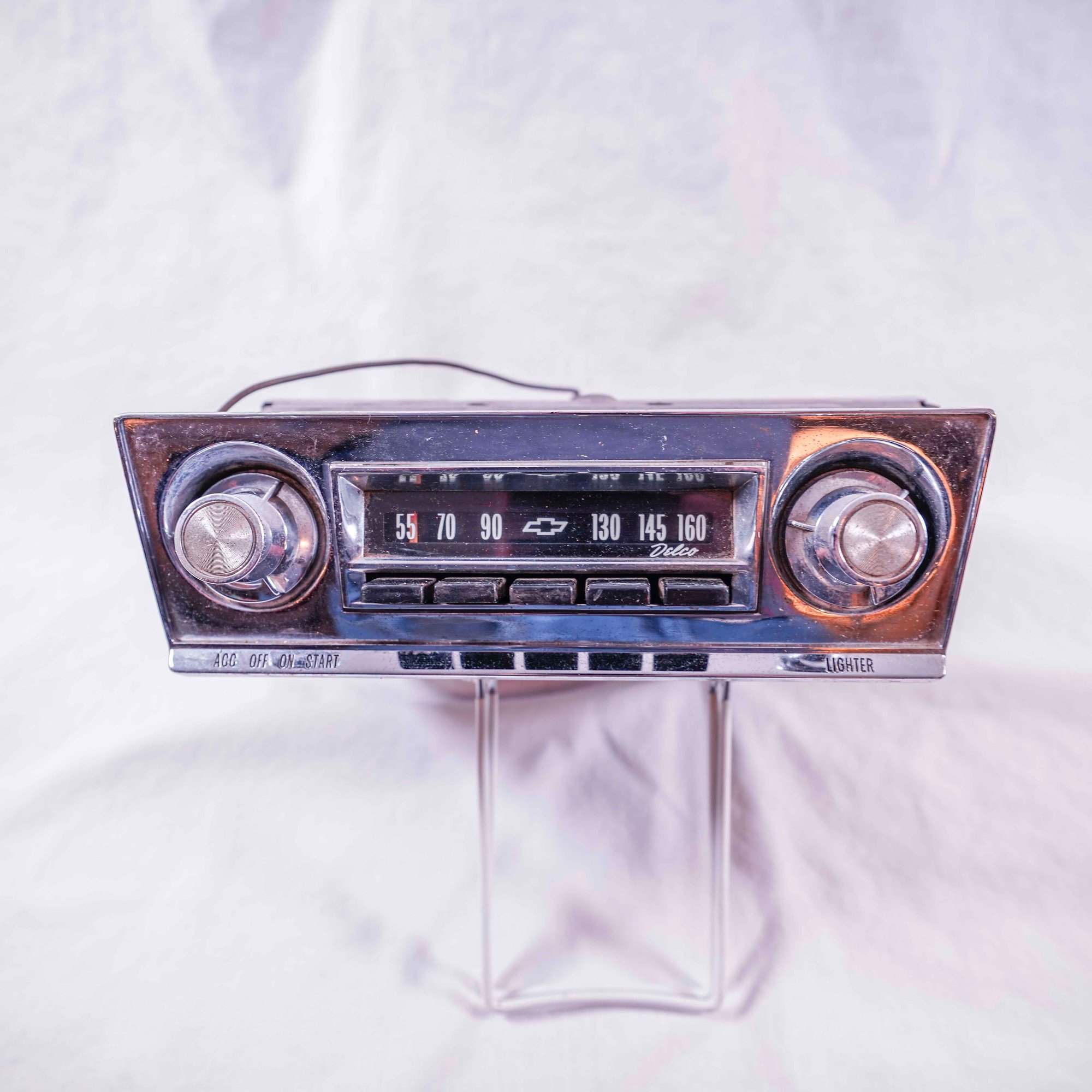 Vintage Chevrolet Radio Model 986776 #1162 | Auctionninja.com