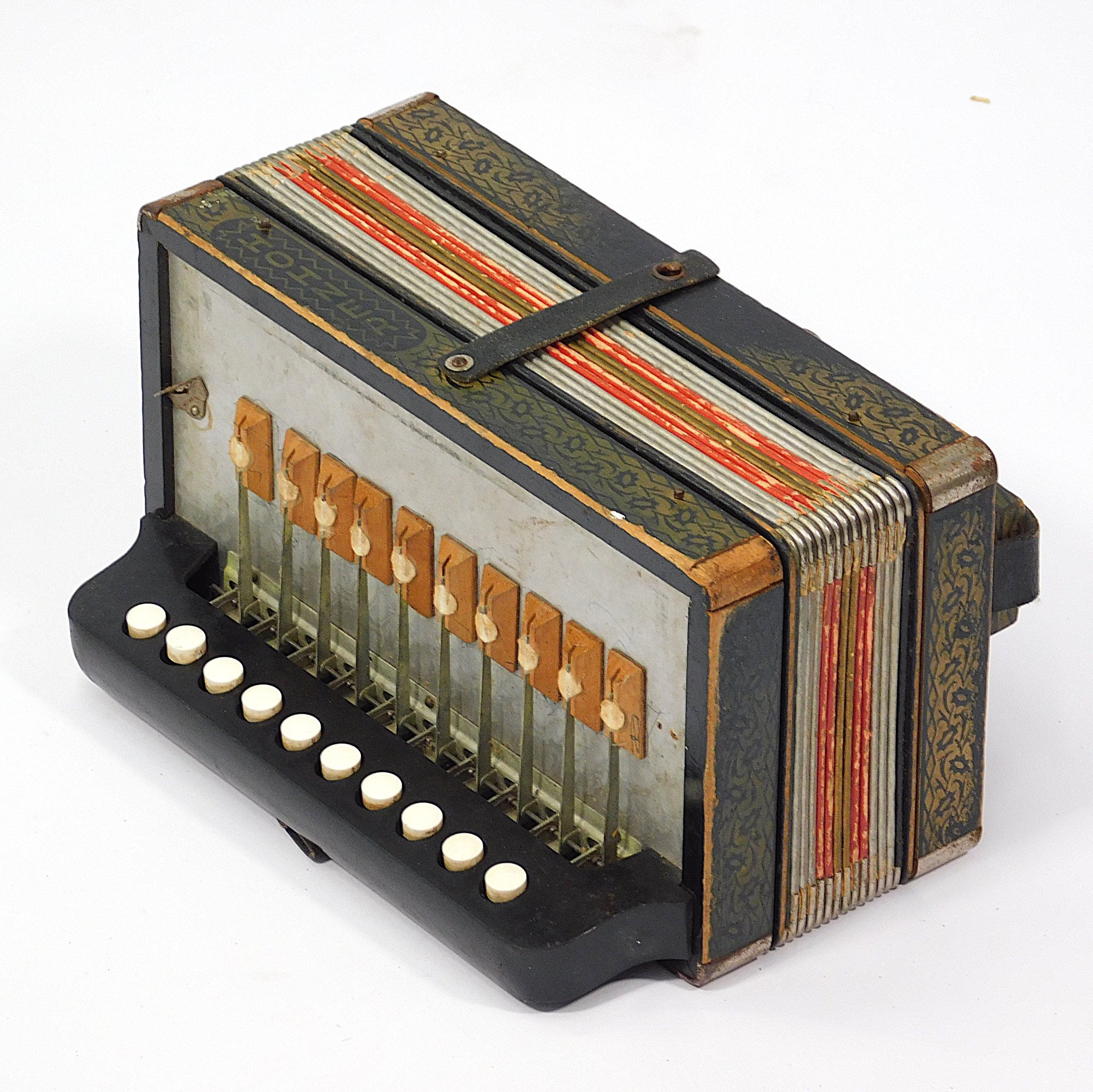 Antique Hohner Accordion #1066 | Auctionninja.com