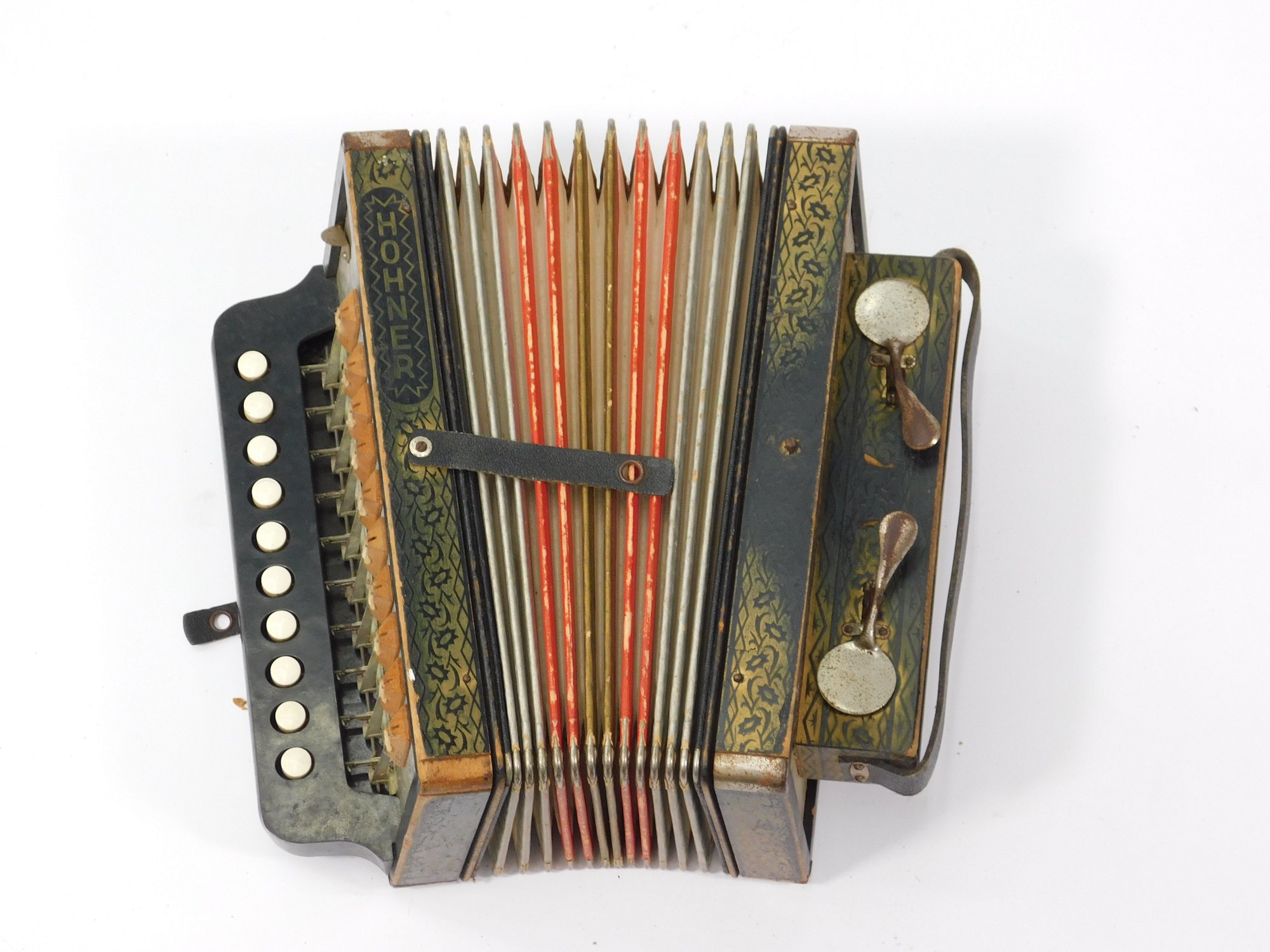 Antique Hohner Accordion #1066 | Auctionninja.com