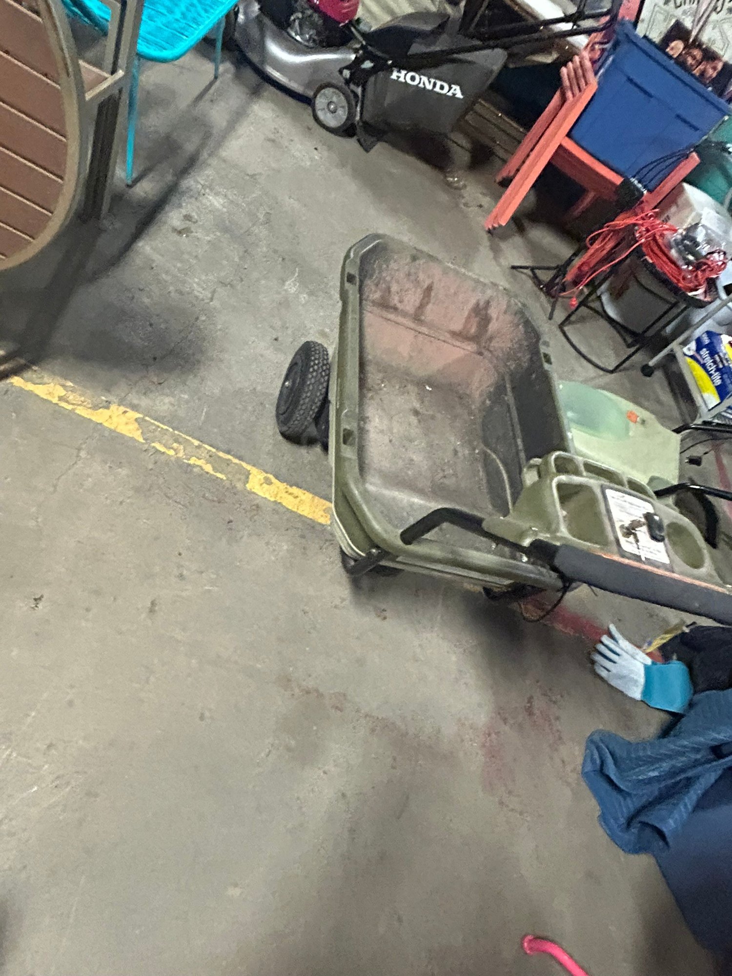 NEUTRON GARDEN CART #4009 | Auctionninja.com