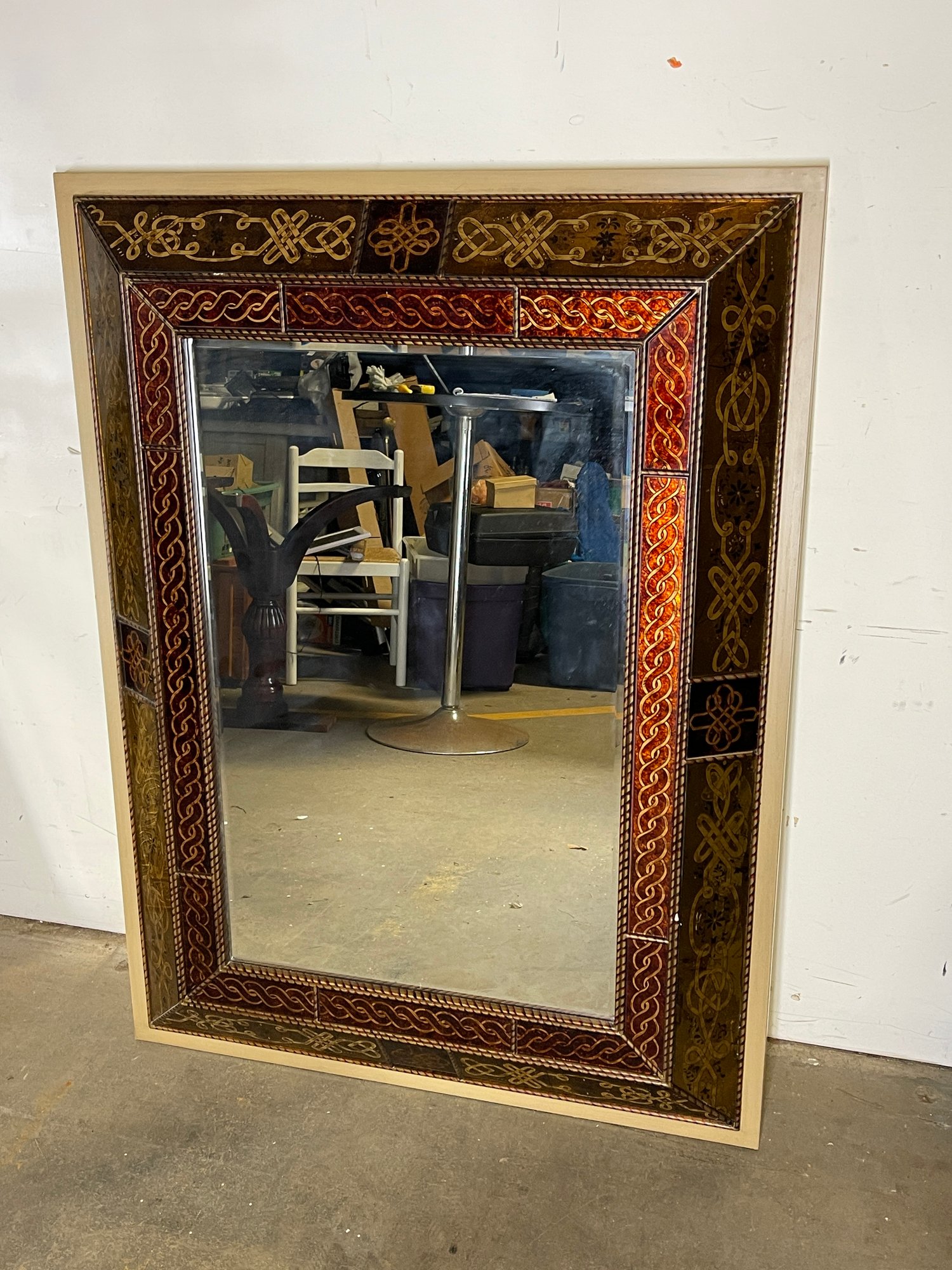 Vintage Bombay Wall Mirror #1699 | Auctionninja.com