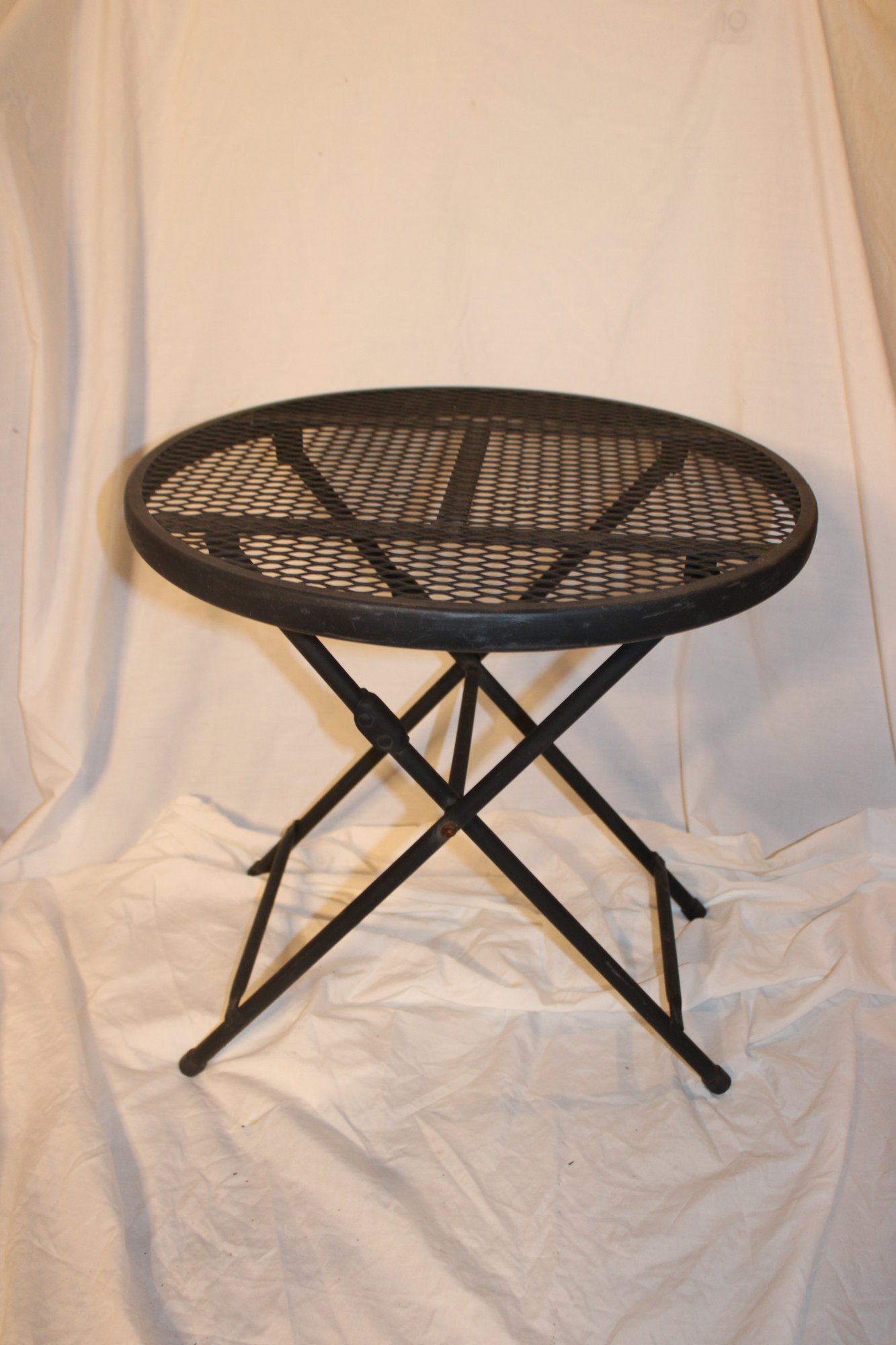 Outdoor Folding Metal Mesh Table #11454 | Auctionninja.com