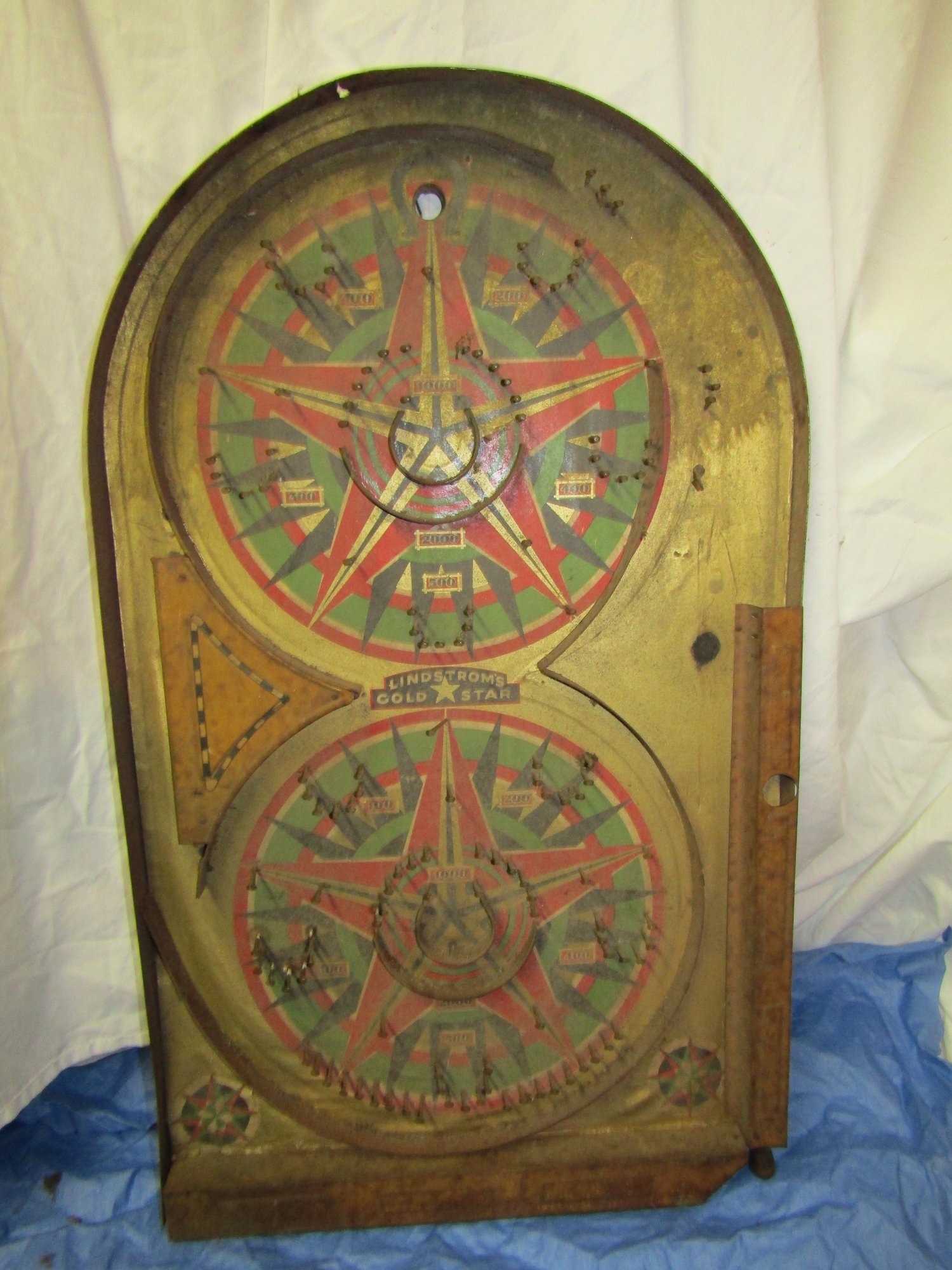 VINTAGE ANTIQUE LINDSTROM'S GOLD STAR GAME #8013 | Auctionninja.com