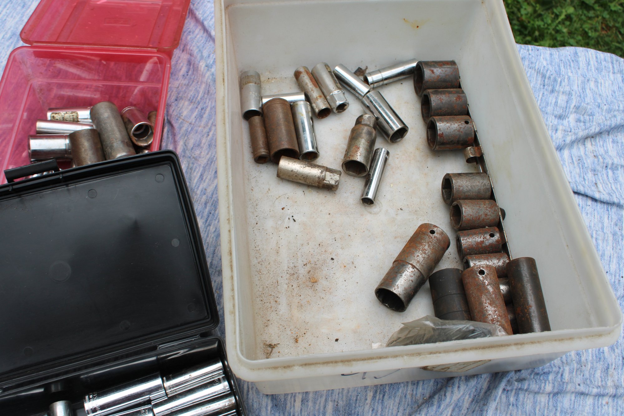 SOCKET LOT #8195 | Auctionninja.com