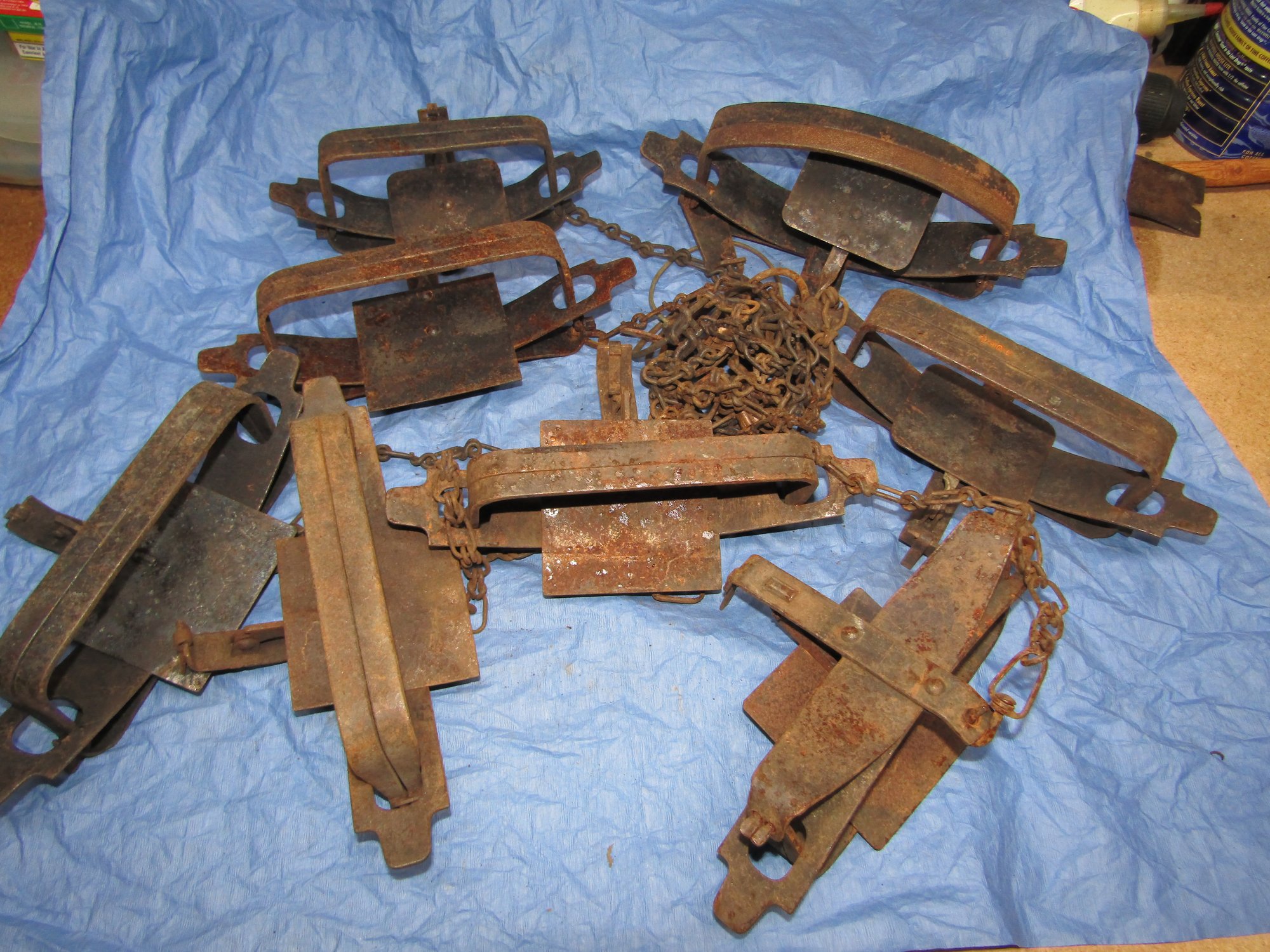 8 Vintage Jump Hunter Traps Lamb & Co(3) #8490 | Auctionninja.com