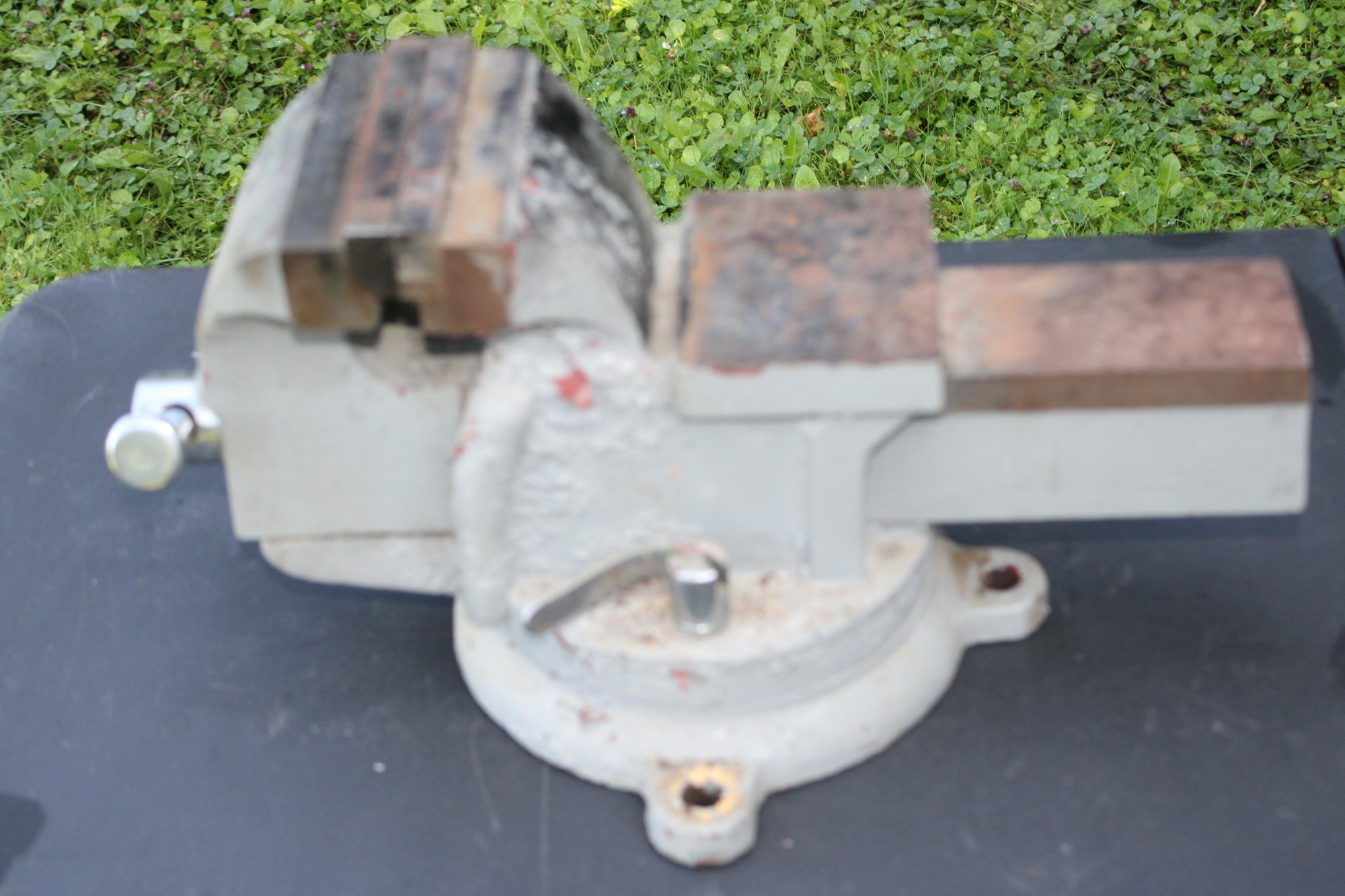 Large Bench Vise #8450 | Auctionninja.com