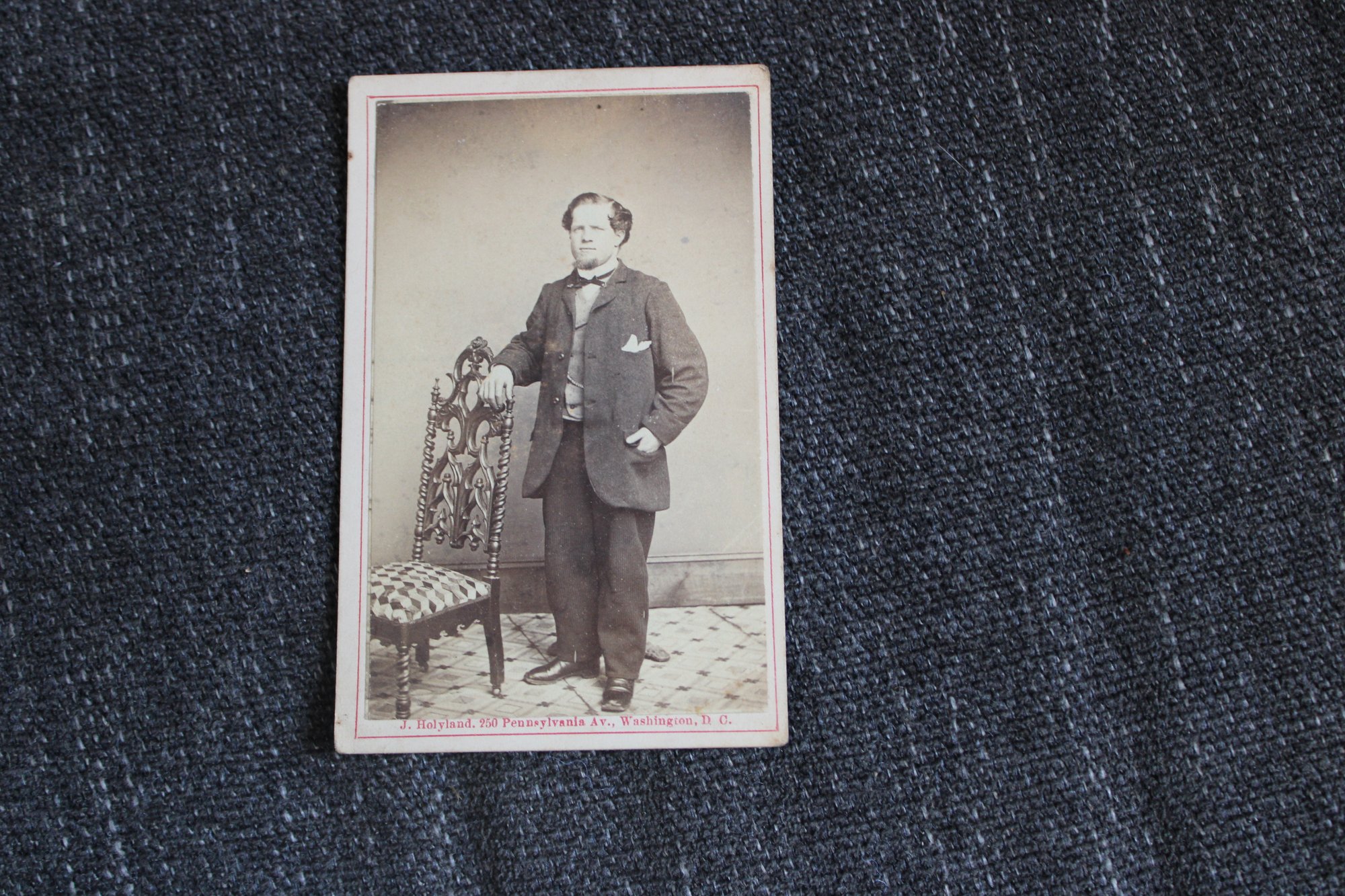 ANTIQUE BLACK & WHITE CDV PHOTO #10666 | Auctionninja.com