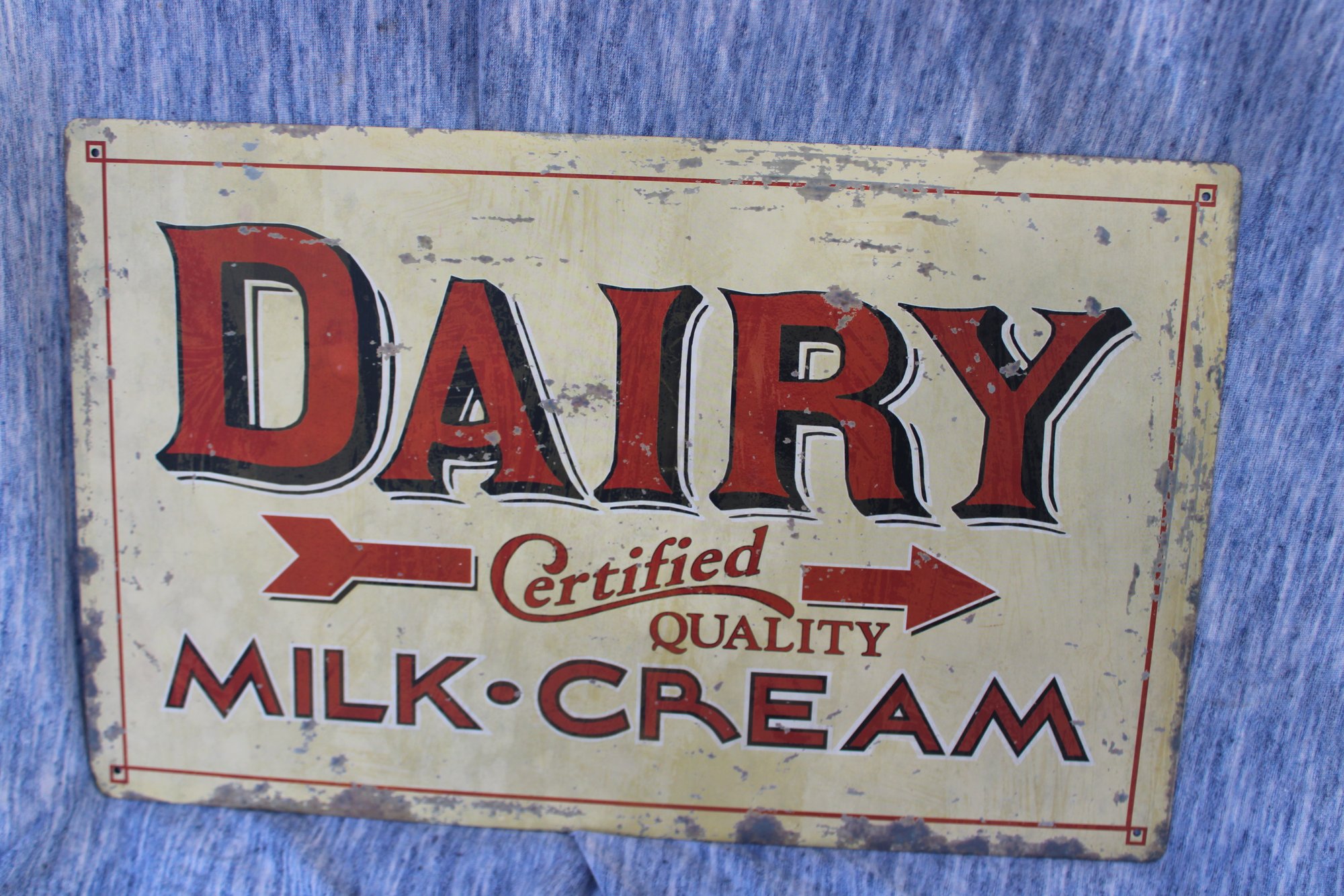 Metal Dairy Sign #9673 | Auctionninja.com