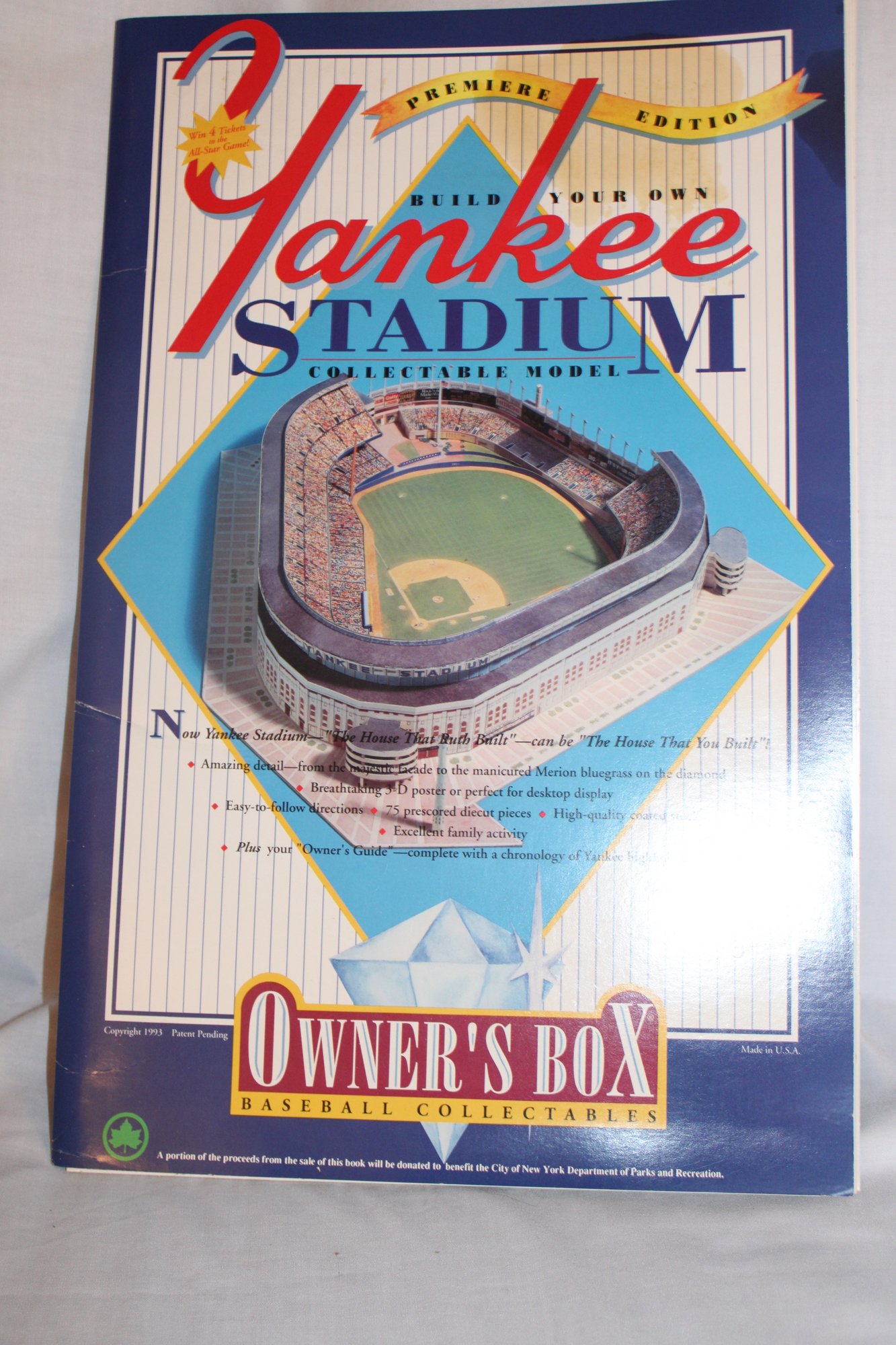 YANKEES STADIUM COLLECTIBLE MODEL #9779 | Auctionninja.com