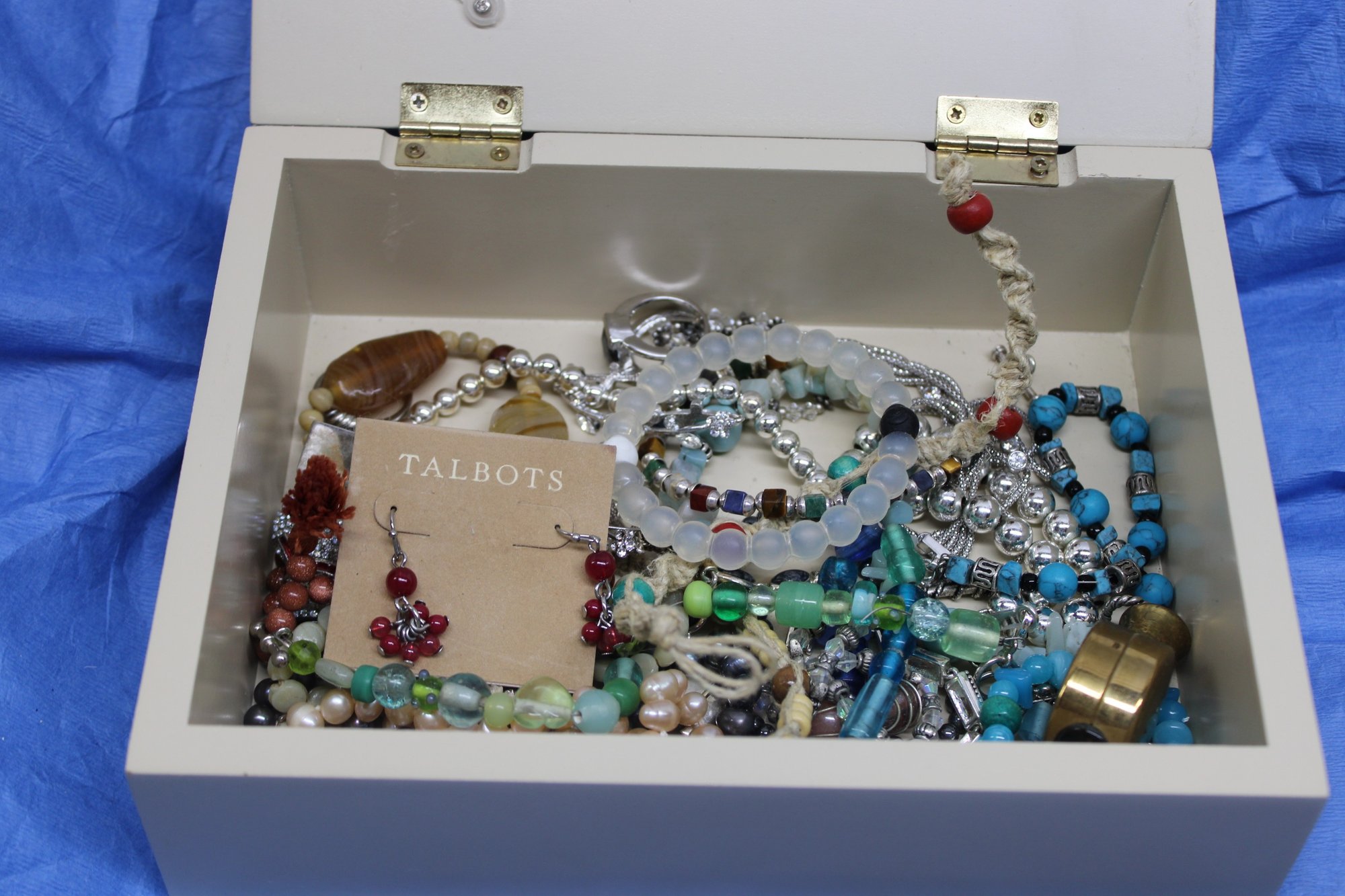 Assortment Of Costume Jewelry & Jewelry Box #13630 | Auctionninja.com