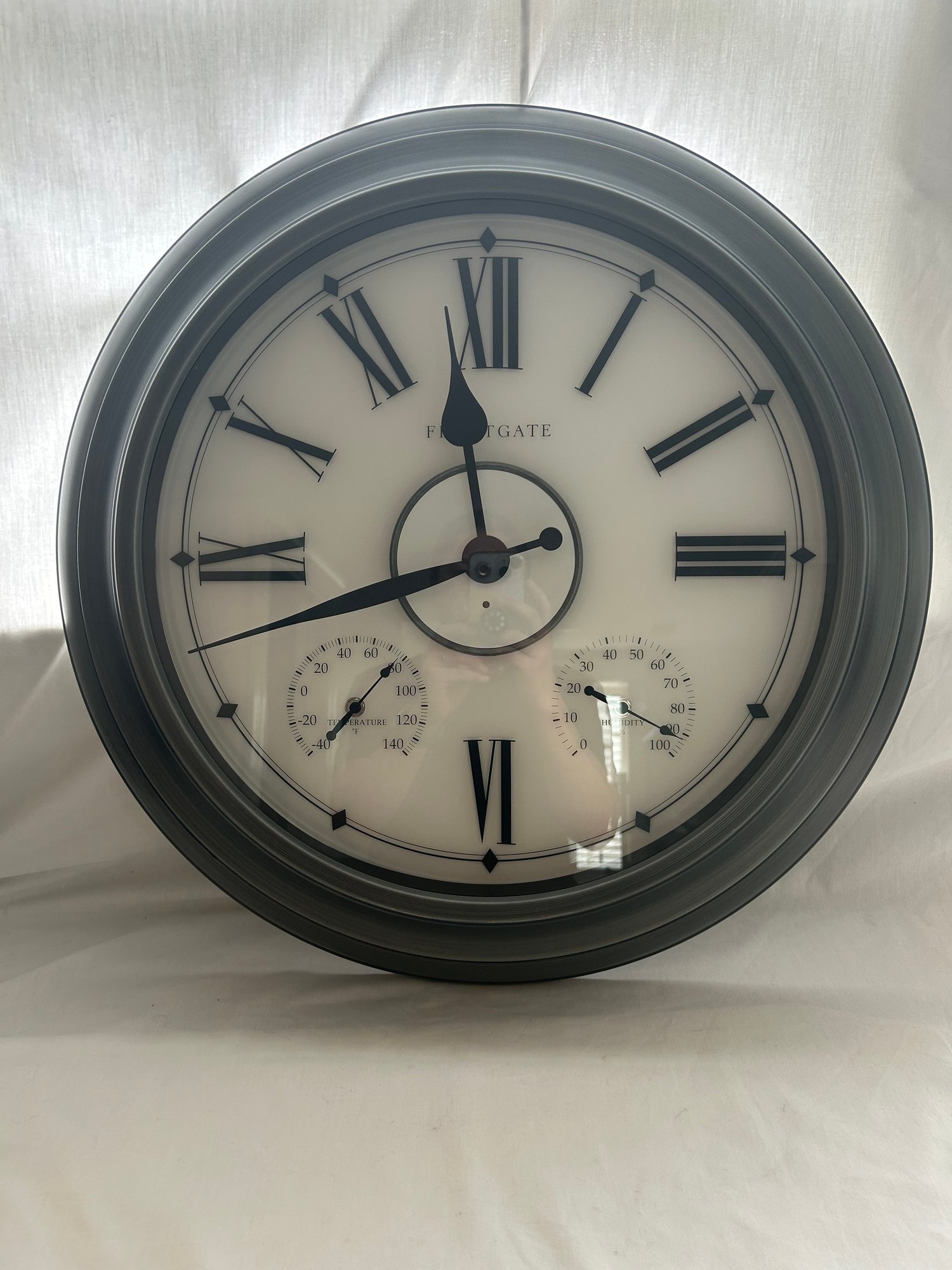 Front Gate Clock #9572 | Auctionninja.com
