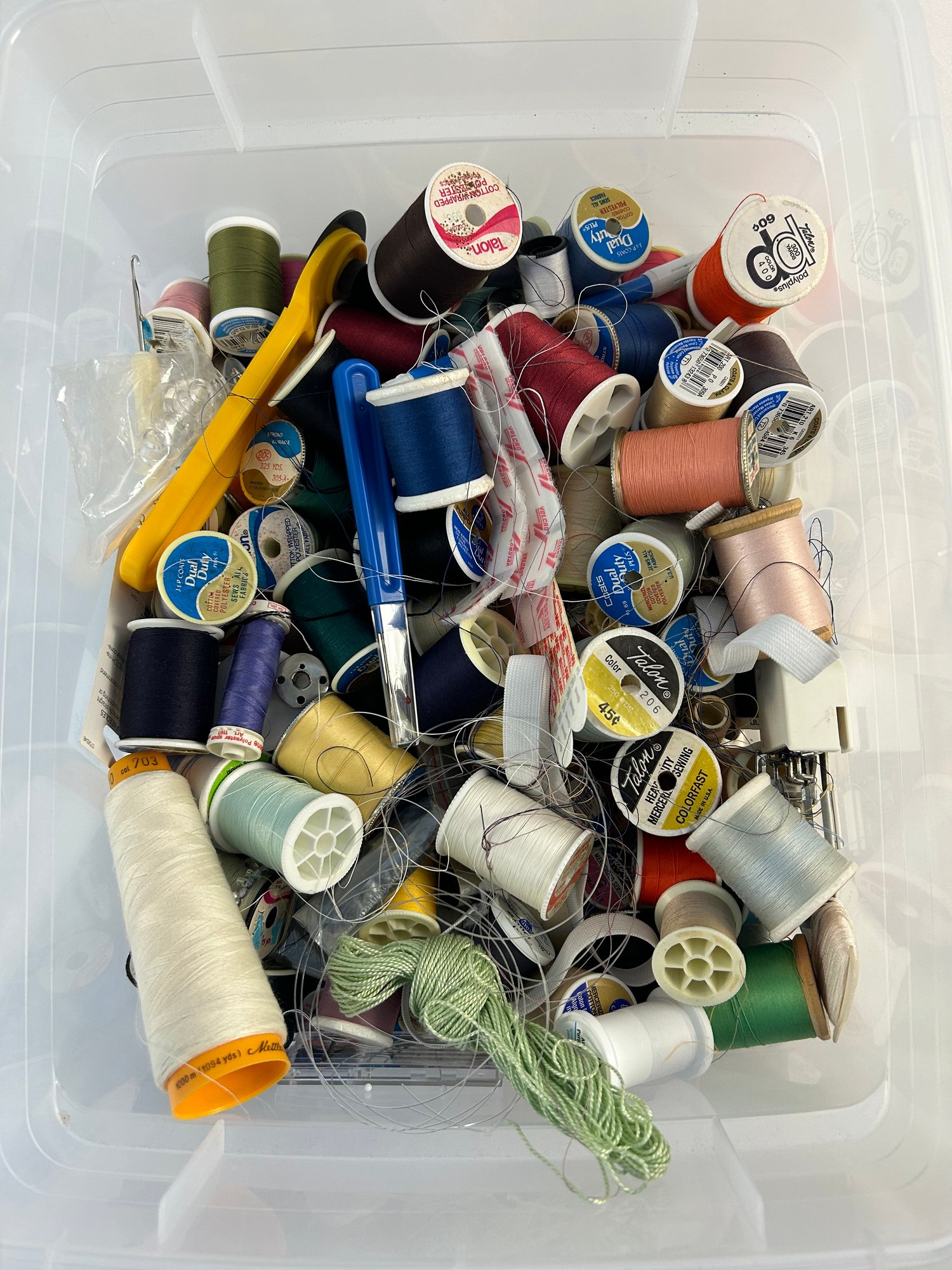 Box Of Assorted Sewing Thread And Materials #8380 | Auctionninja.com