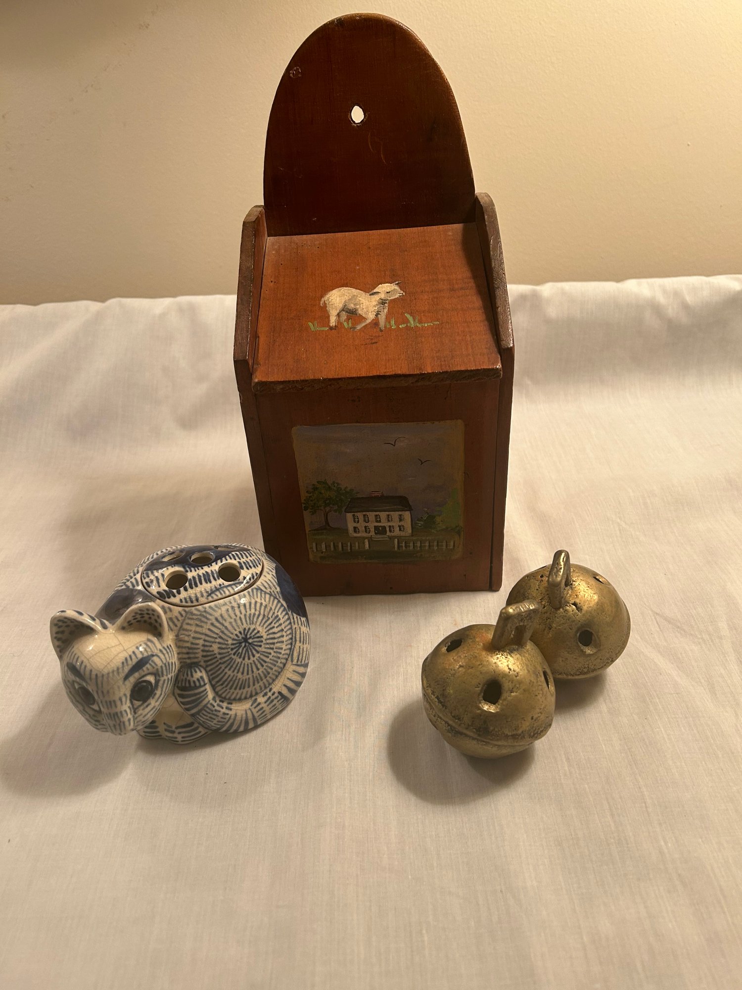 Brass Bells, Wooden Box, Crackle Cat #10382 | Auctionninja.com