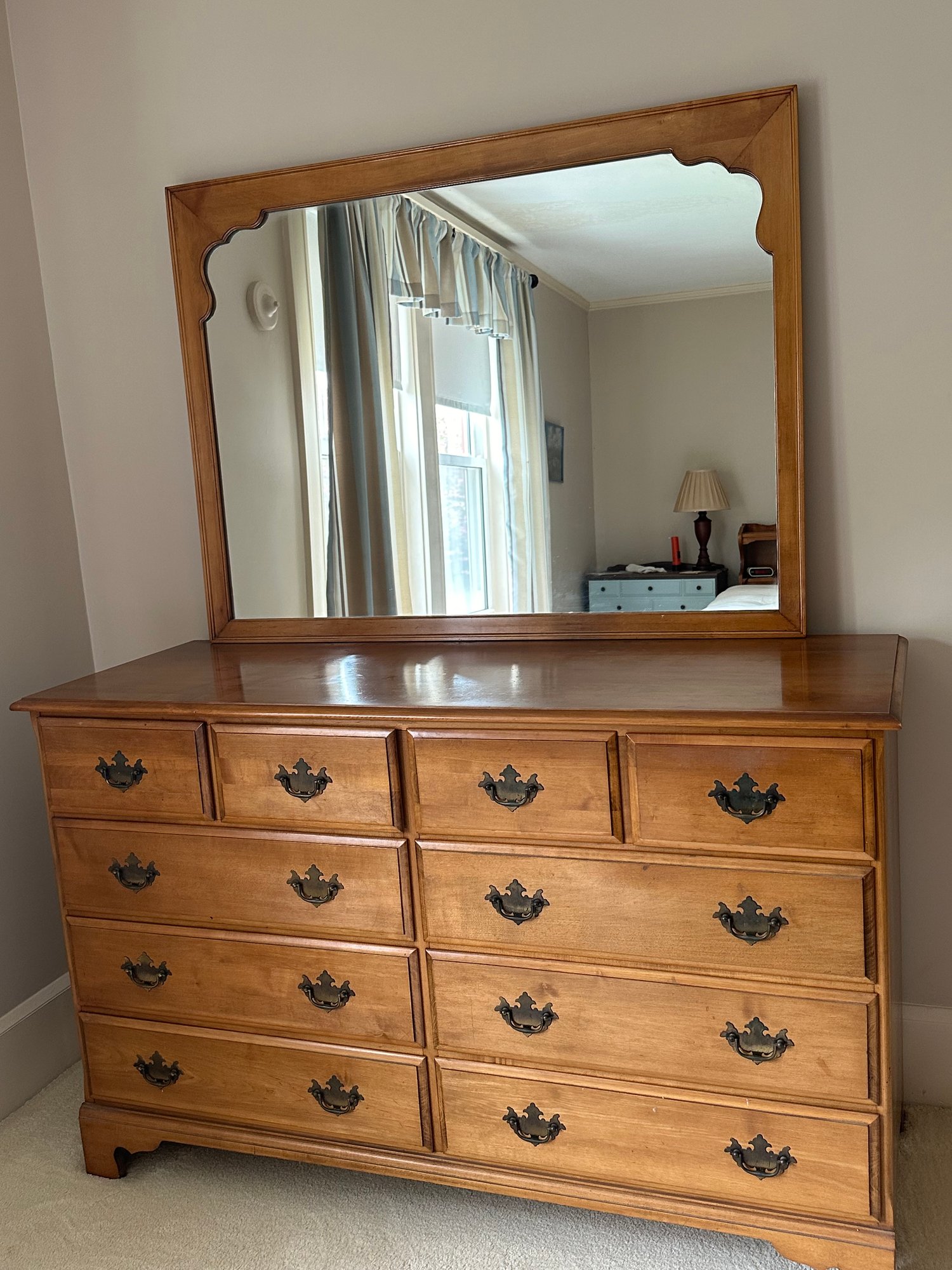 Dresser With Mirror #6484 | Auctionninja.com