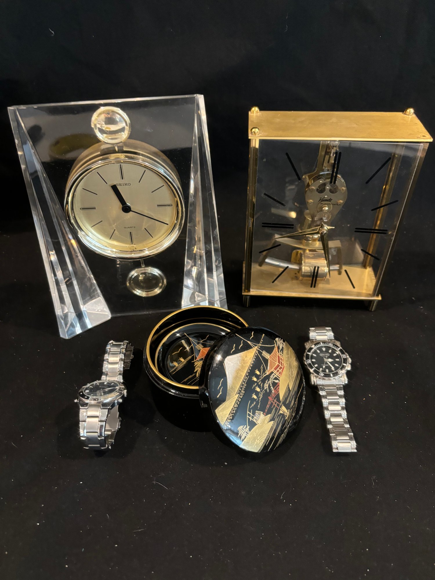 Seiko Quartz Clock, Kundo Electronic Clock, Bugle Boy Watch, Amitron ...