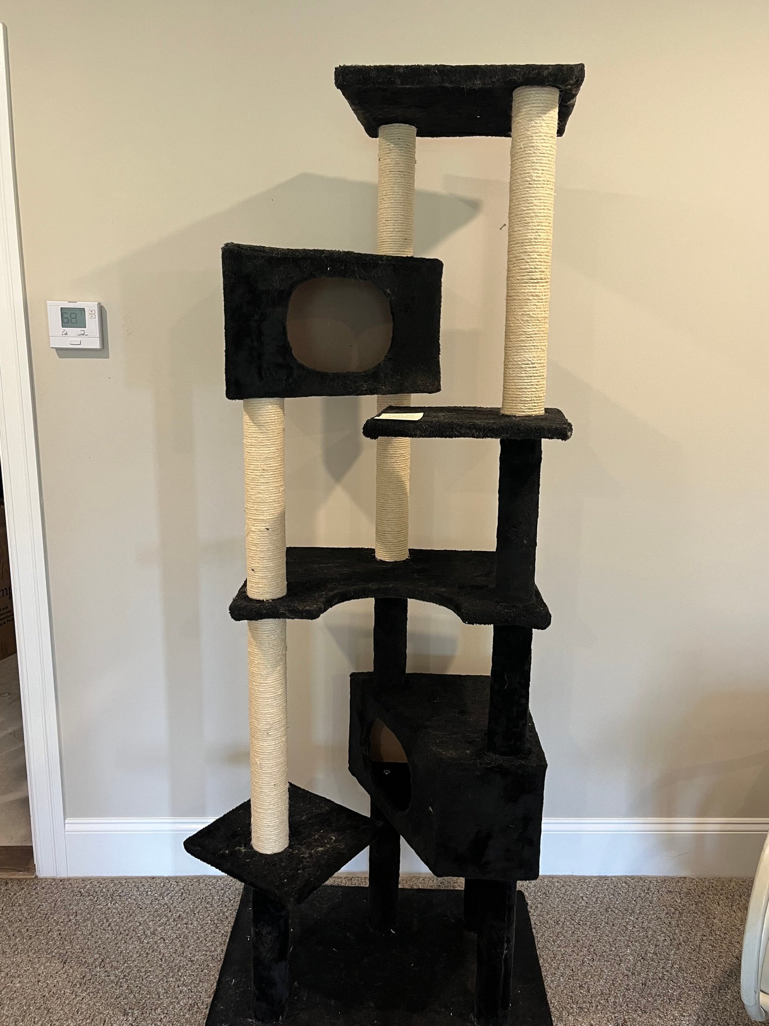 Large Cat Tower #9889 | Auctionninja.com