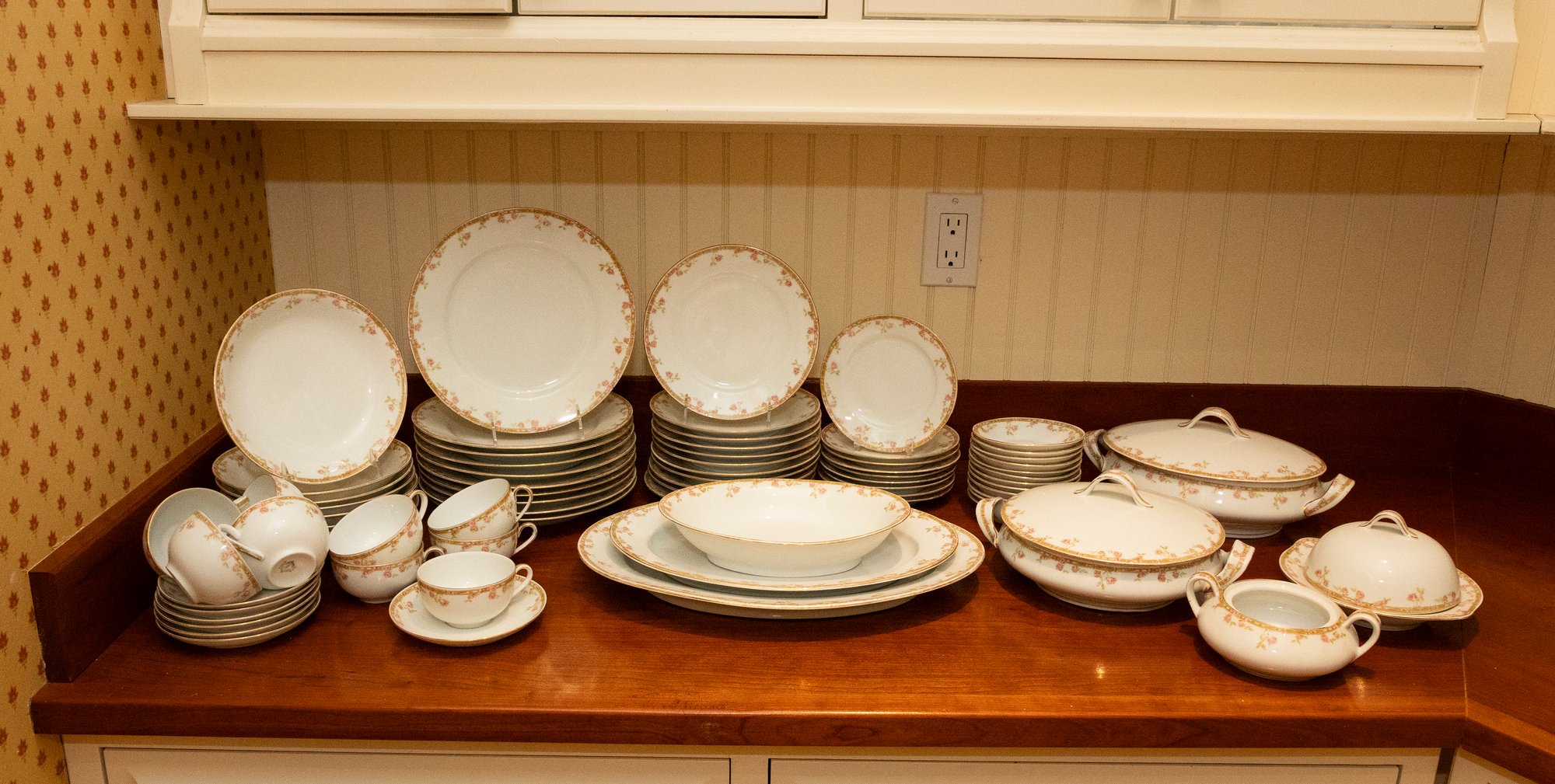 Antique Oscar & Edgar Gutherz Royal Austria Porcelain China Set #125980 ...